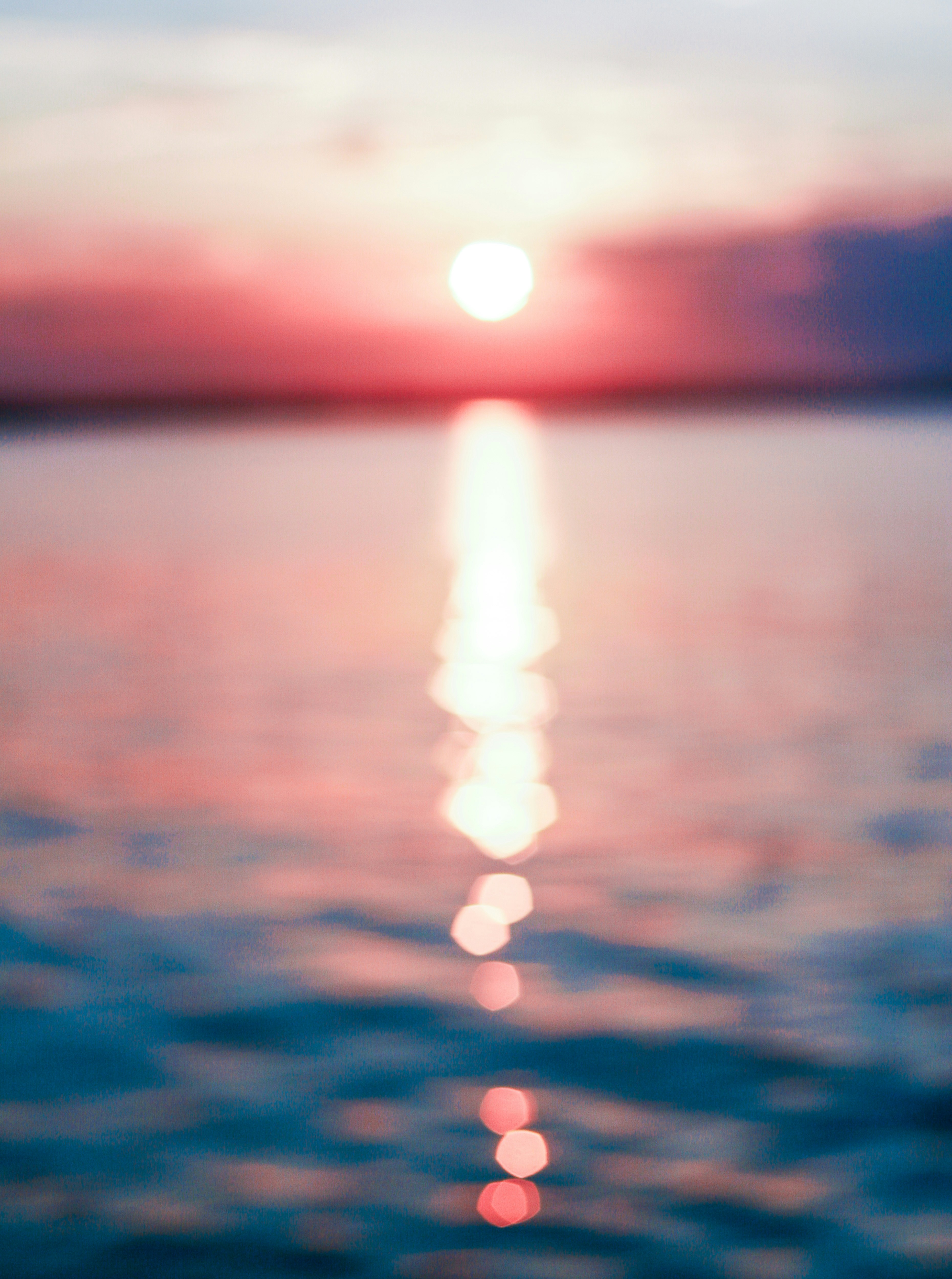 sun reflecting on ocean photo – Free Outdoors Image on Unsplash