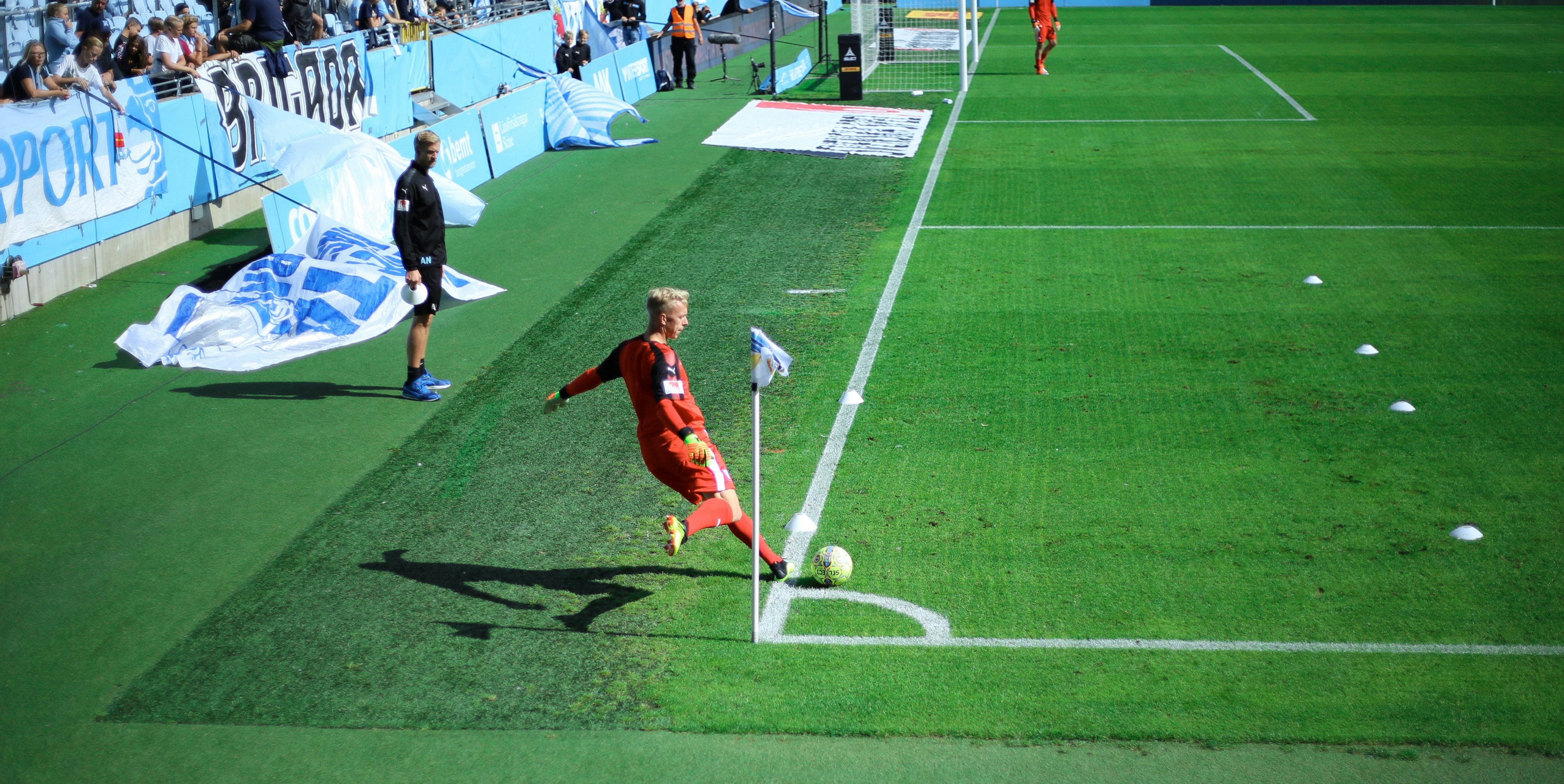 Wat is een corner en wanneer krijg je deze?