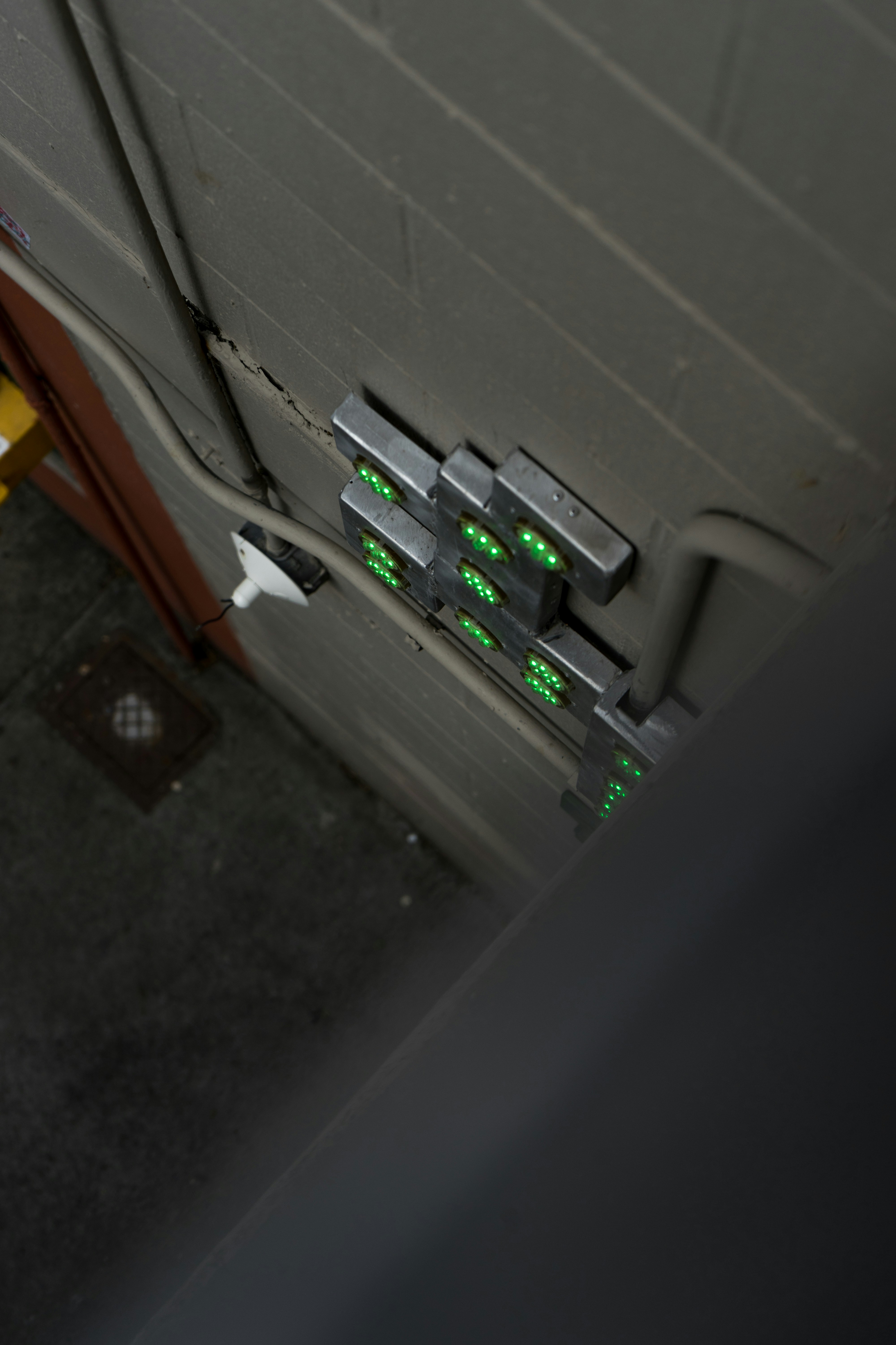 Green LED light electrical panel photo – Free Grey Image on Unsplash