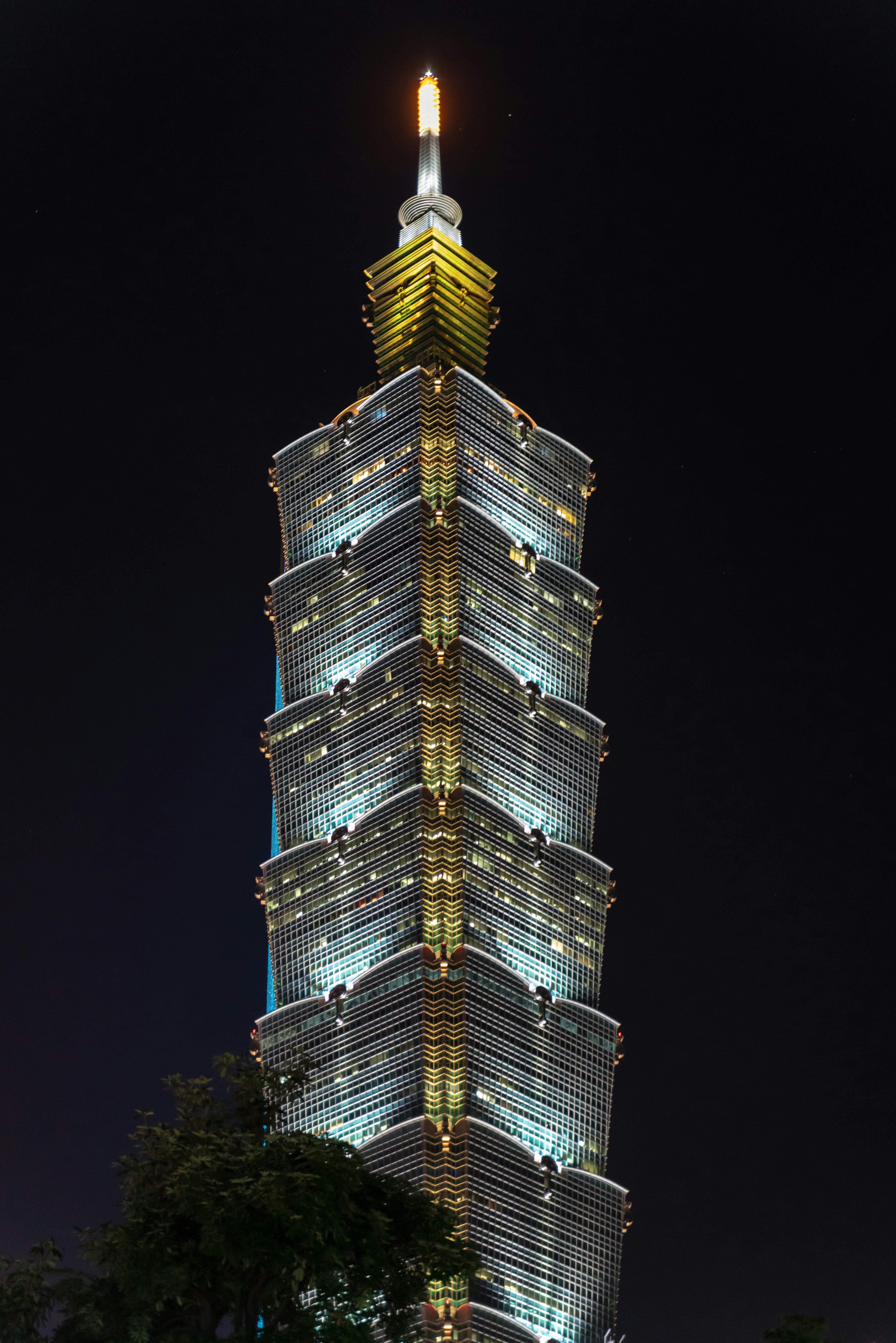 Illuminated Pinnacle: A Towering Tribute to Modern Architecture