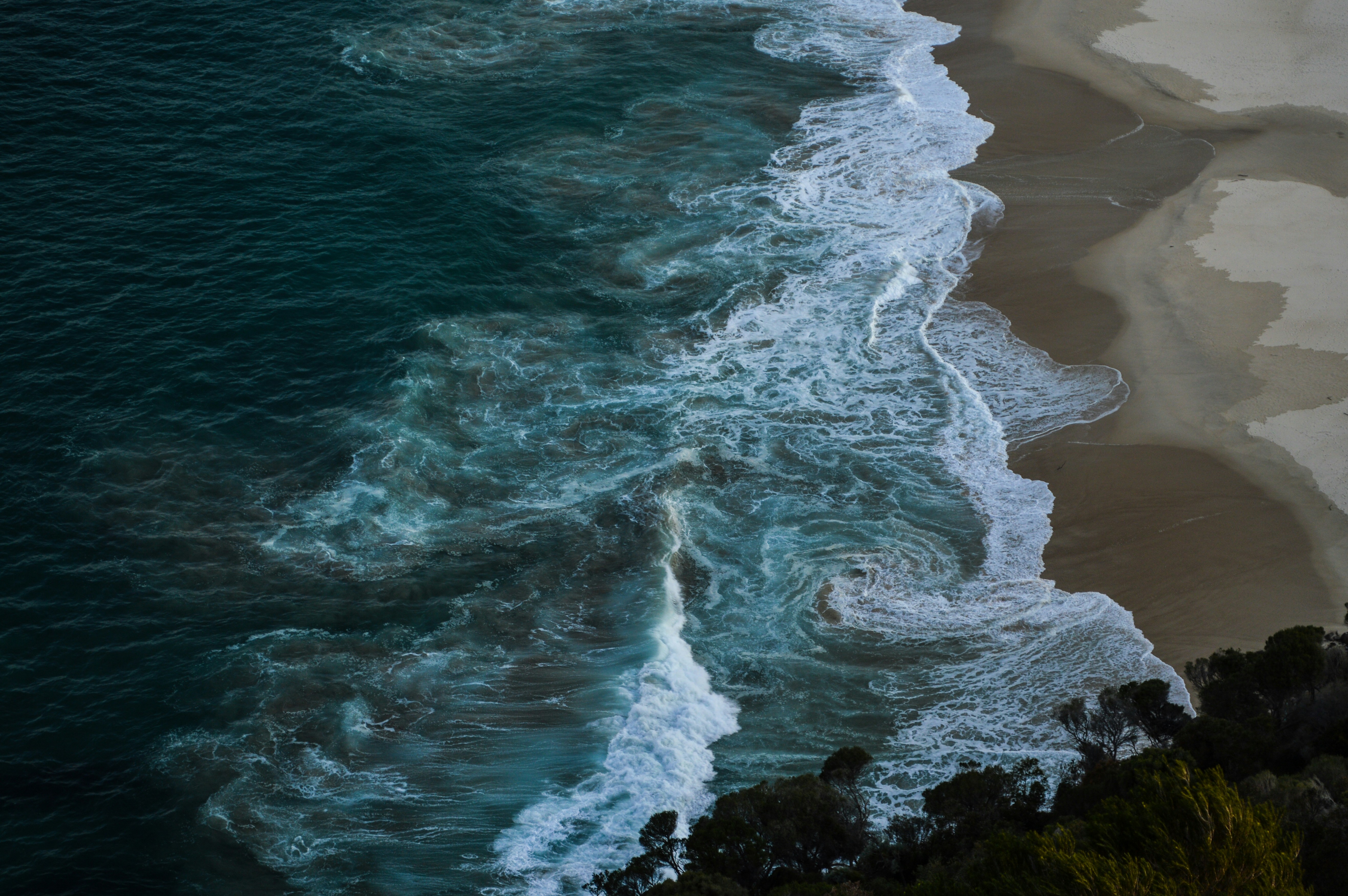 The Power of Coastal Wave Erosion: Forces Shaping Our Shorelines