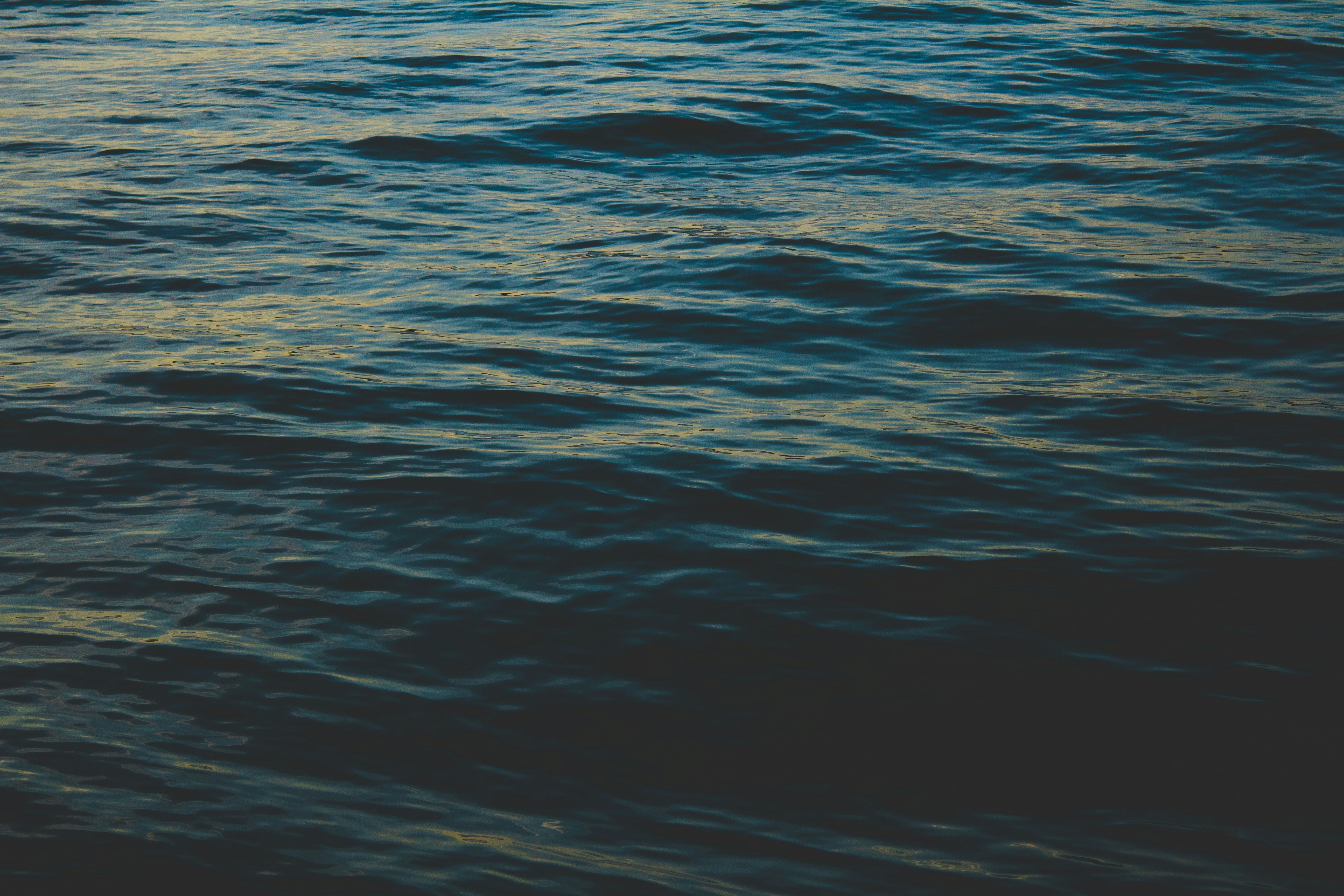 Body of water low light photography photo – Free Grey Image on Unsplash