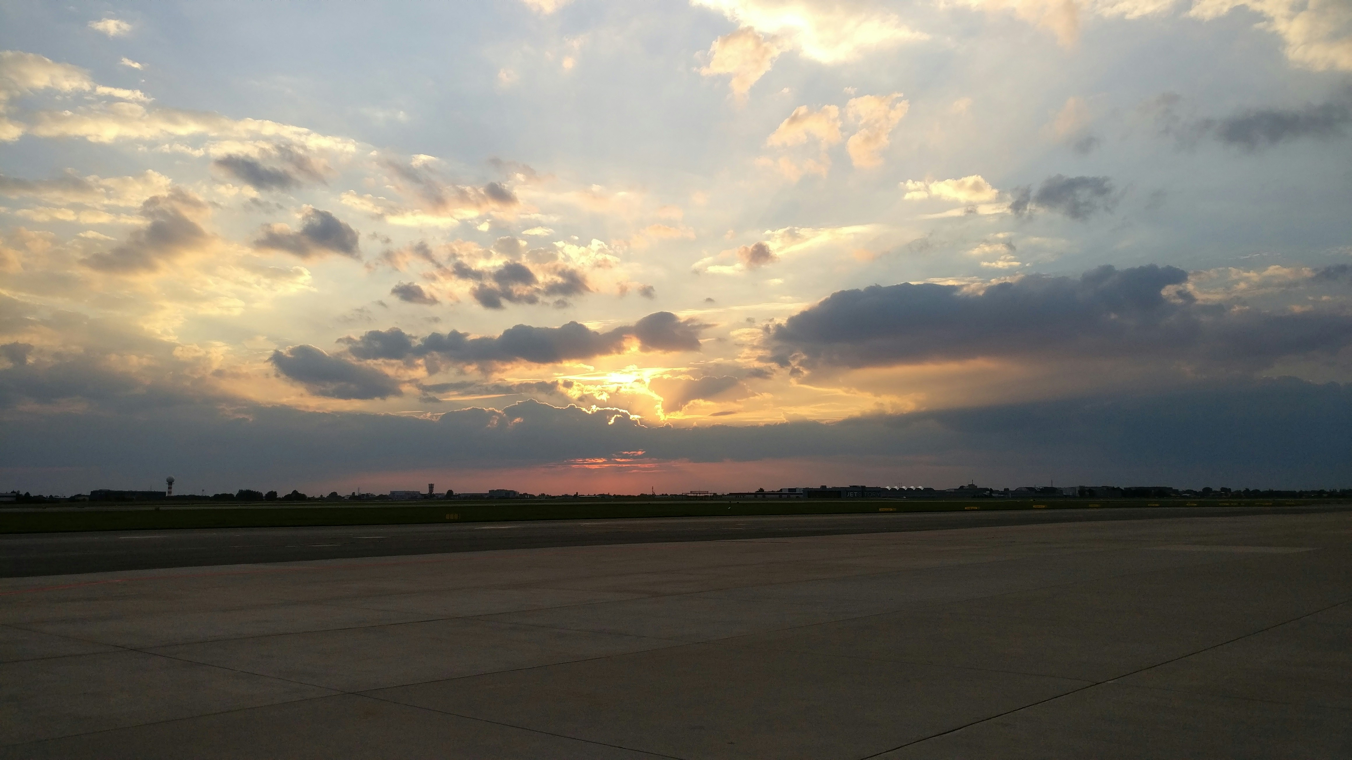 Adam Smith (@designs43) | Unsplash Photo Community