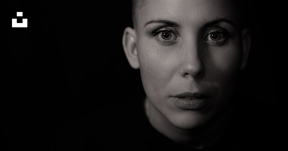 Femme Devant La Caméra Photo Photo Portrait Gratuite Sur Unsplash