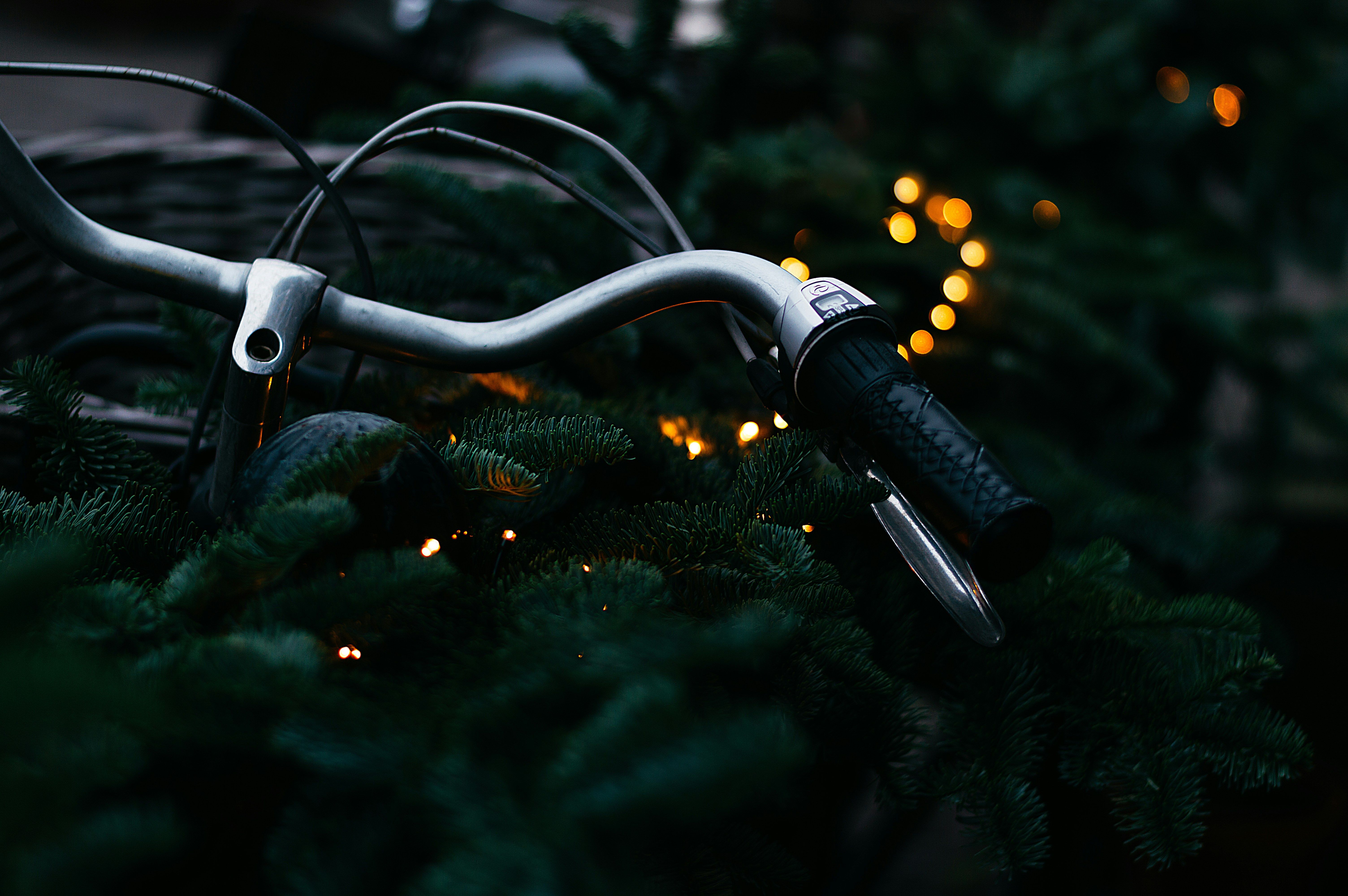 Bokeh photography of gray bicycle photo – Free Pine Image on Unsplash