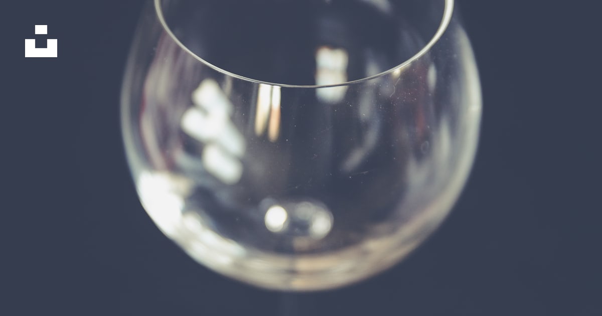 Clear Long Stemmed Wine Glass Photo Free Wine Image On Unsplash