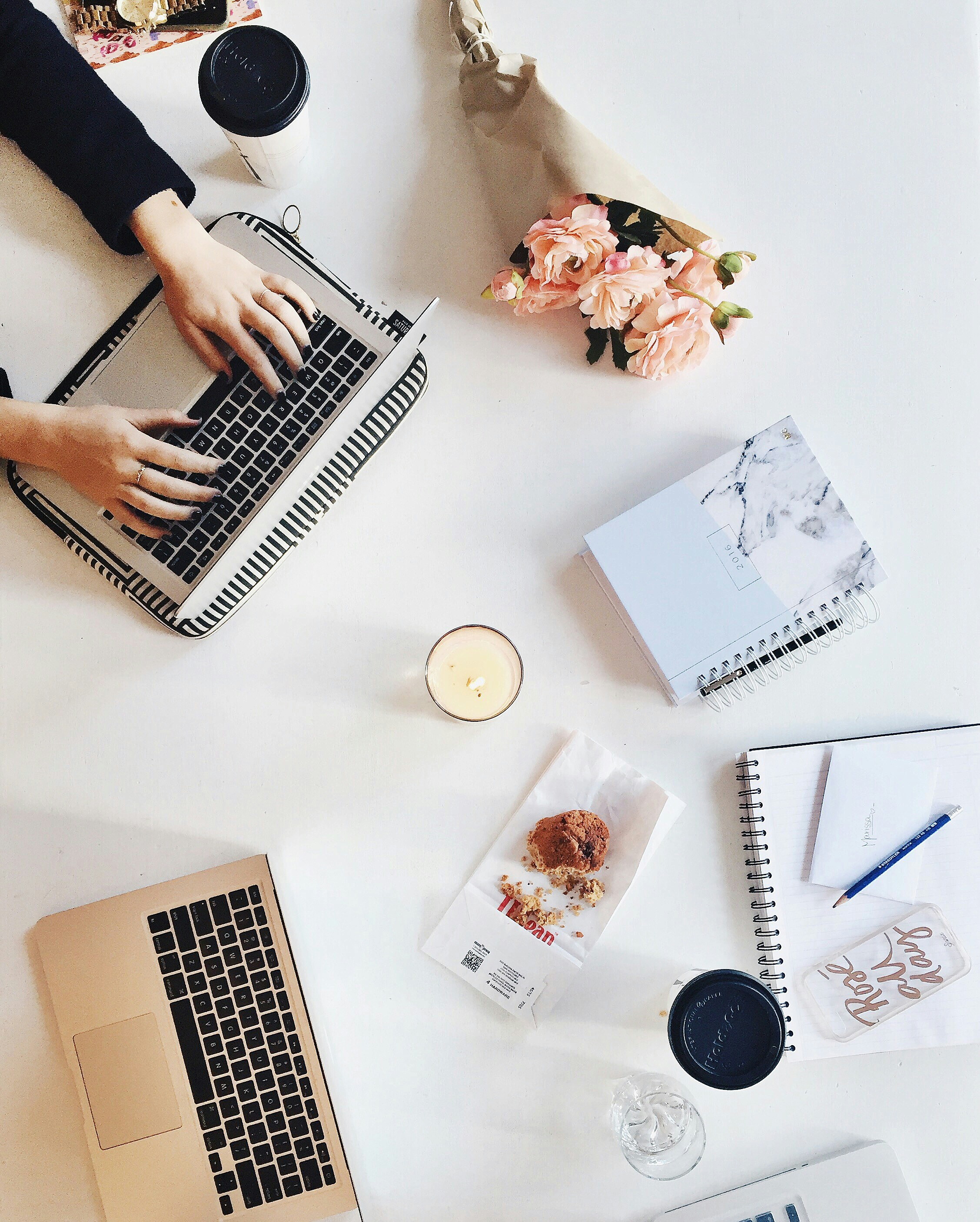 Desk | 30 best free desk, office, business and work photos on Unsplash