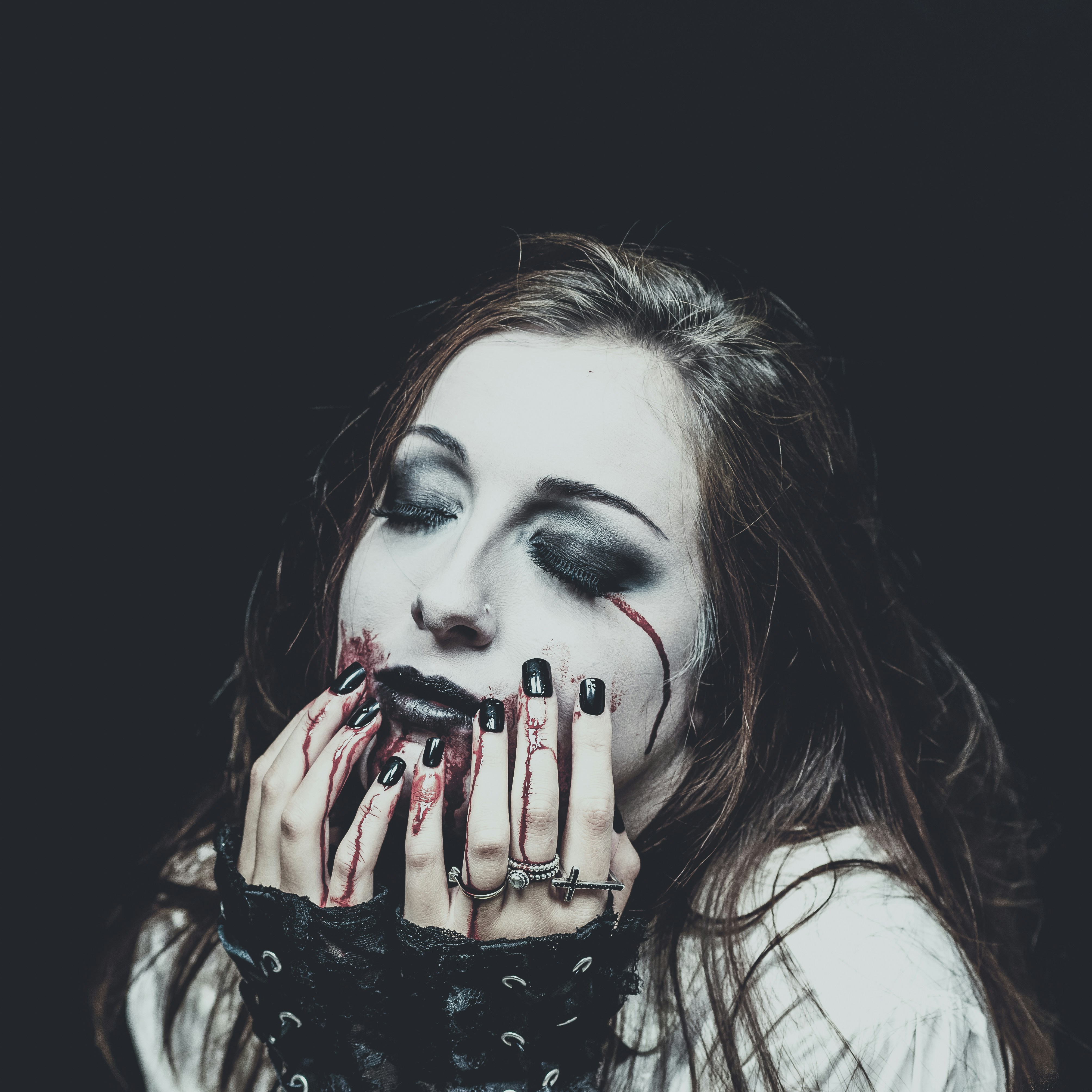 Vampire Pfp Pictures | Download Free Images on Unsplash