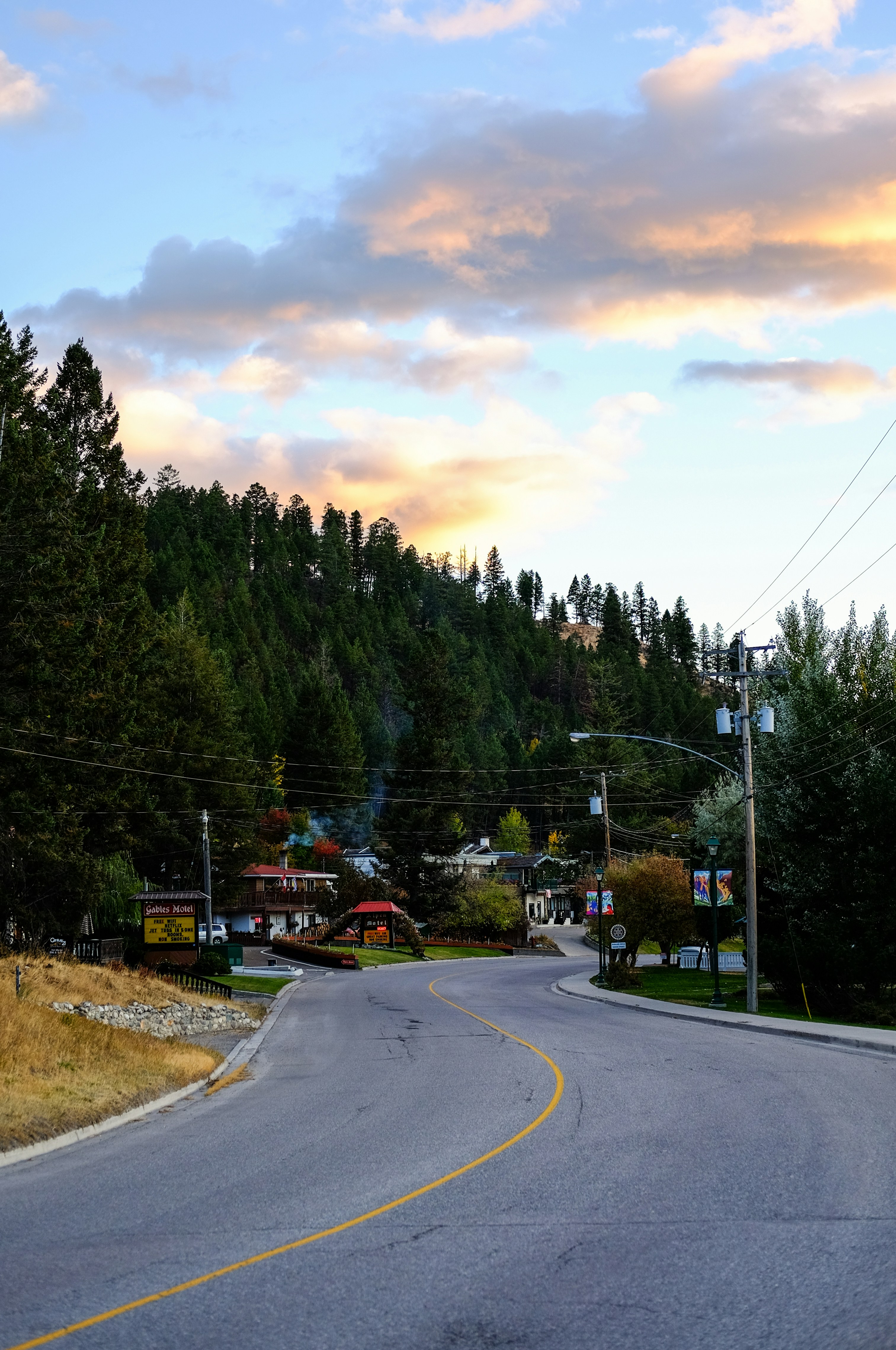Bend into Cedar Hollow: Sunset Road to a Mountain Town