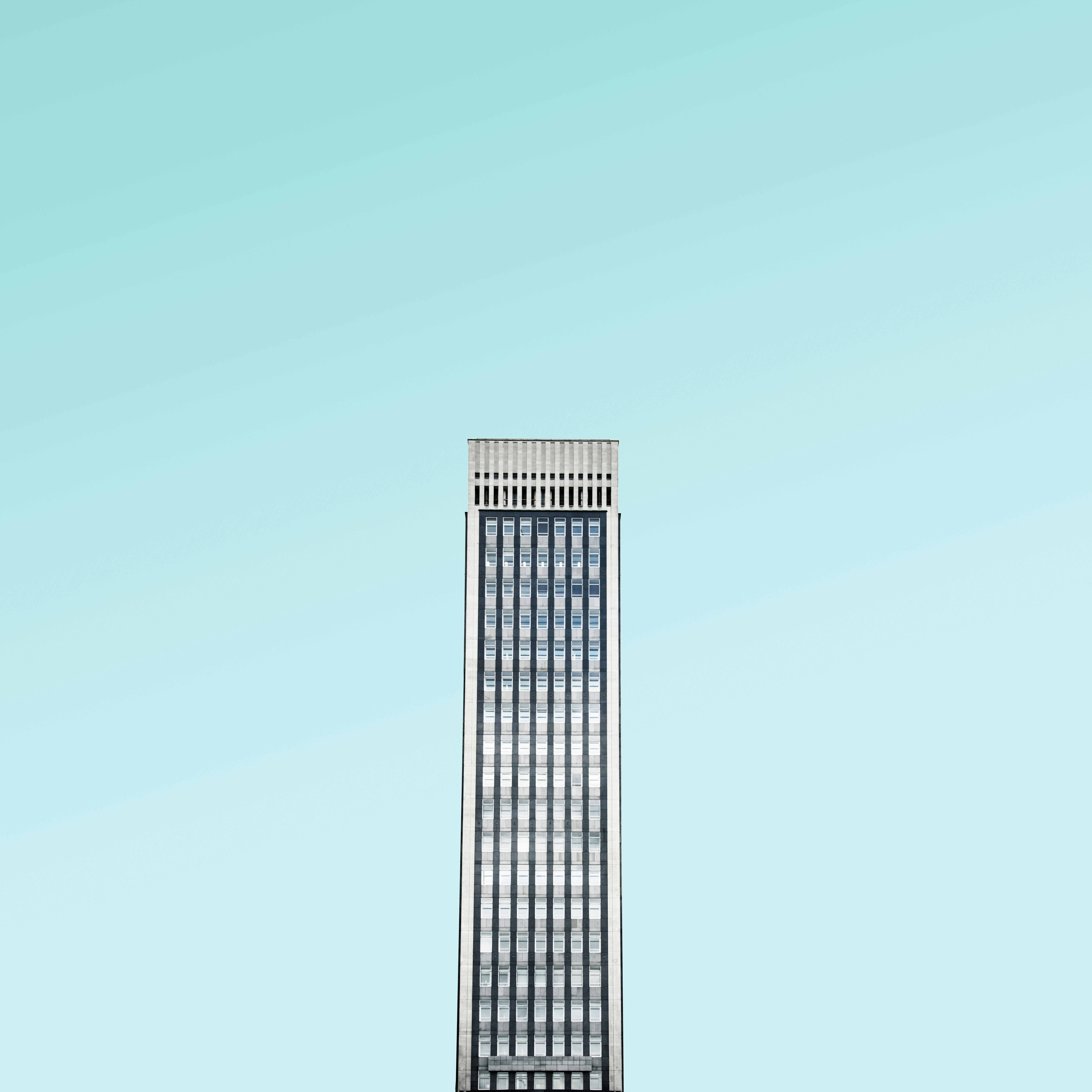White skyscraper building photo – Free London Image on Unsplash