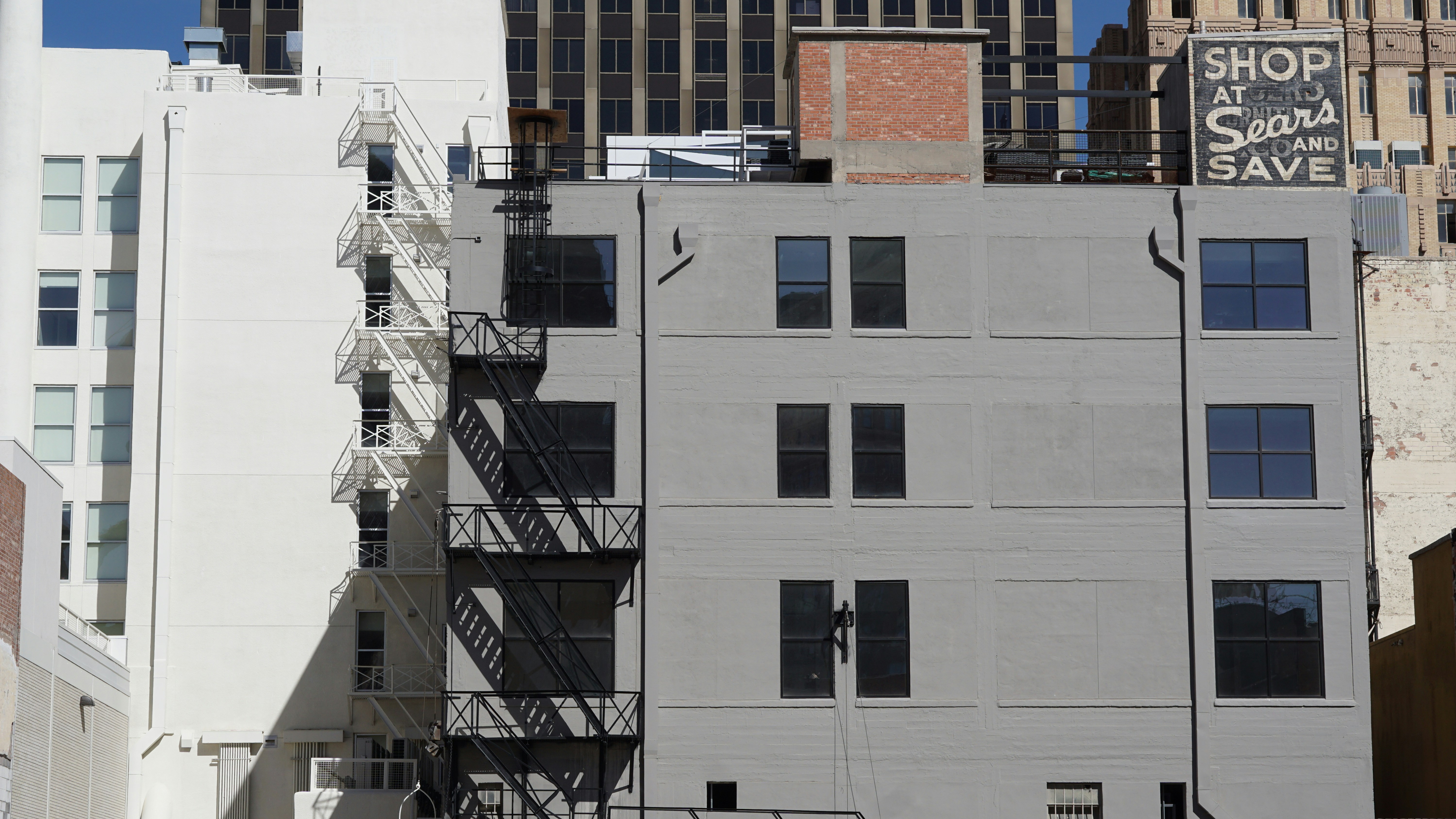 Urban Geometry: Shadows and Lines