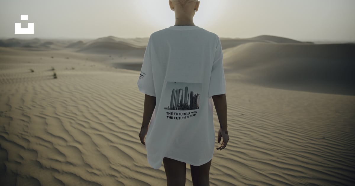 Foto Fotografía De Mujer De Pie En El Desierto Imagen Desierto Gratis