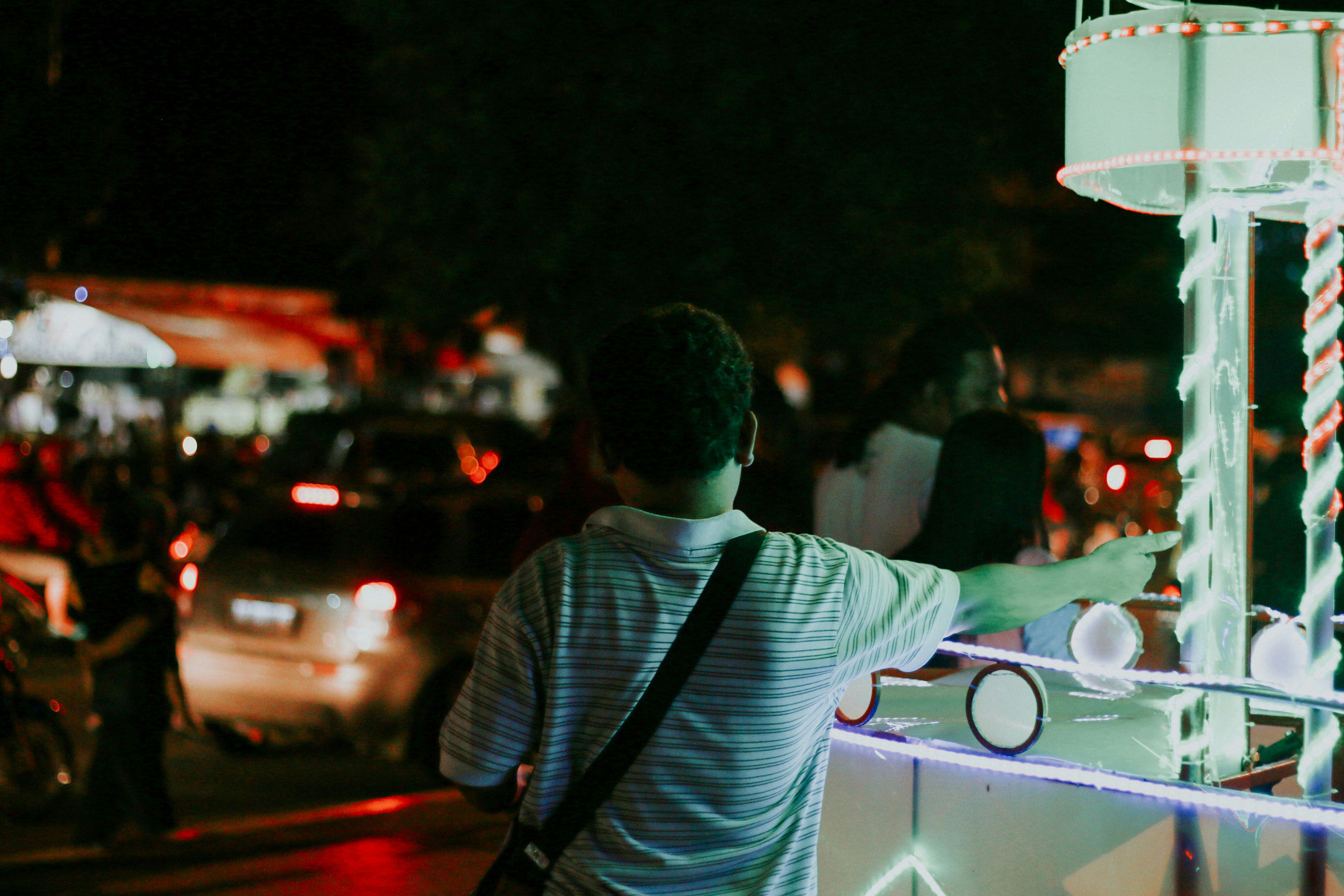 Human Standing Pictures | Download Free Images on Unsplash