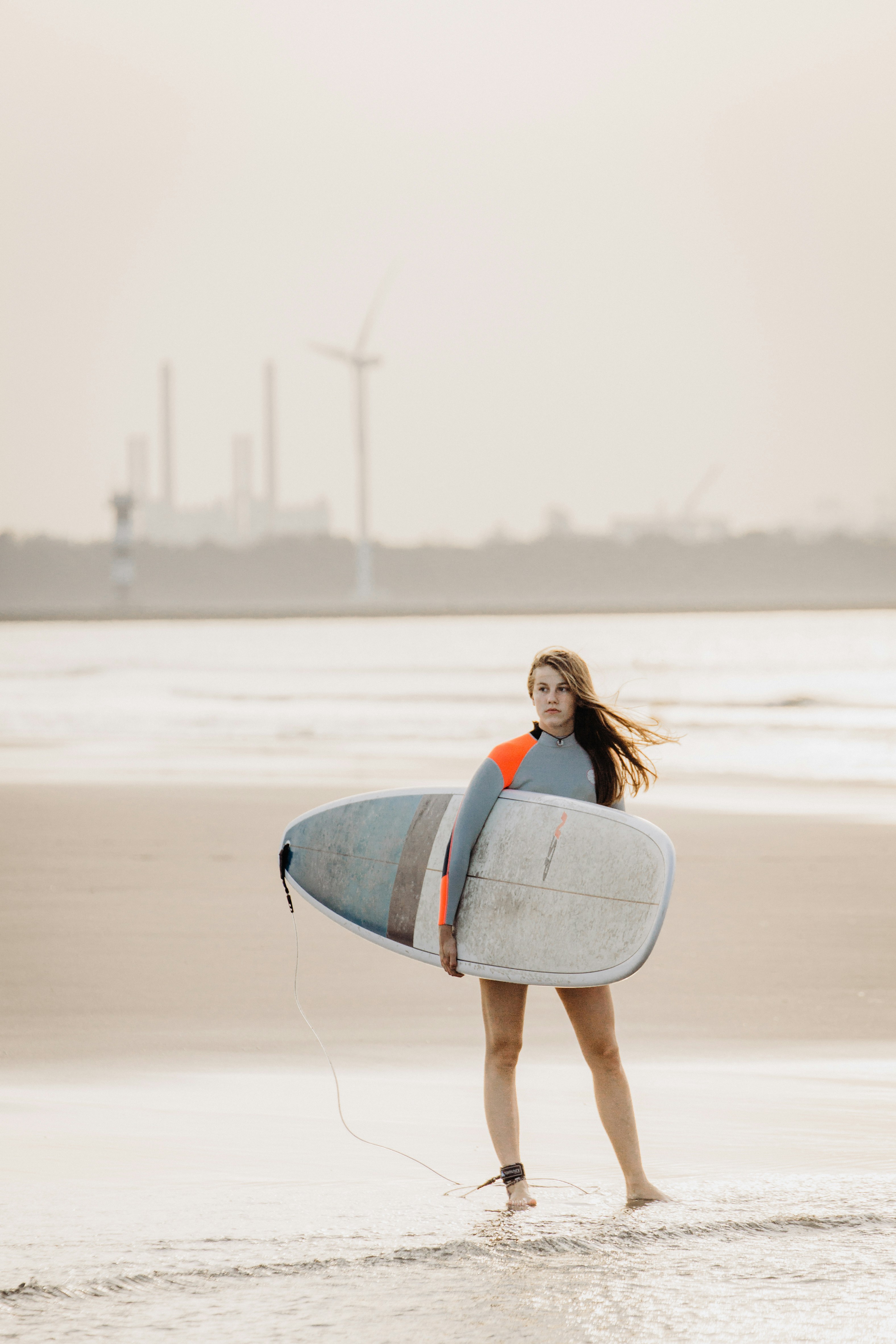 Surfing Girl Pictures | Download Free Images on Unsplash