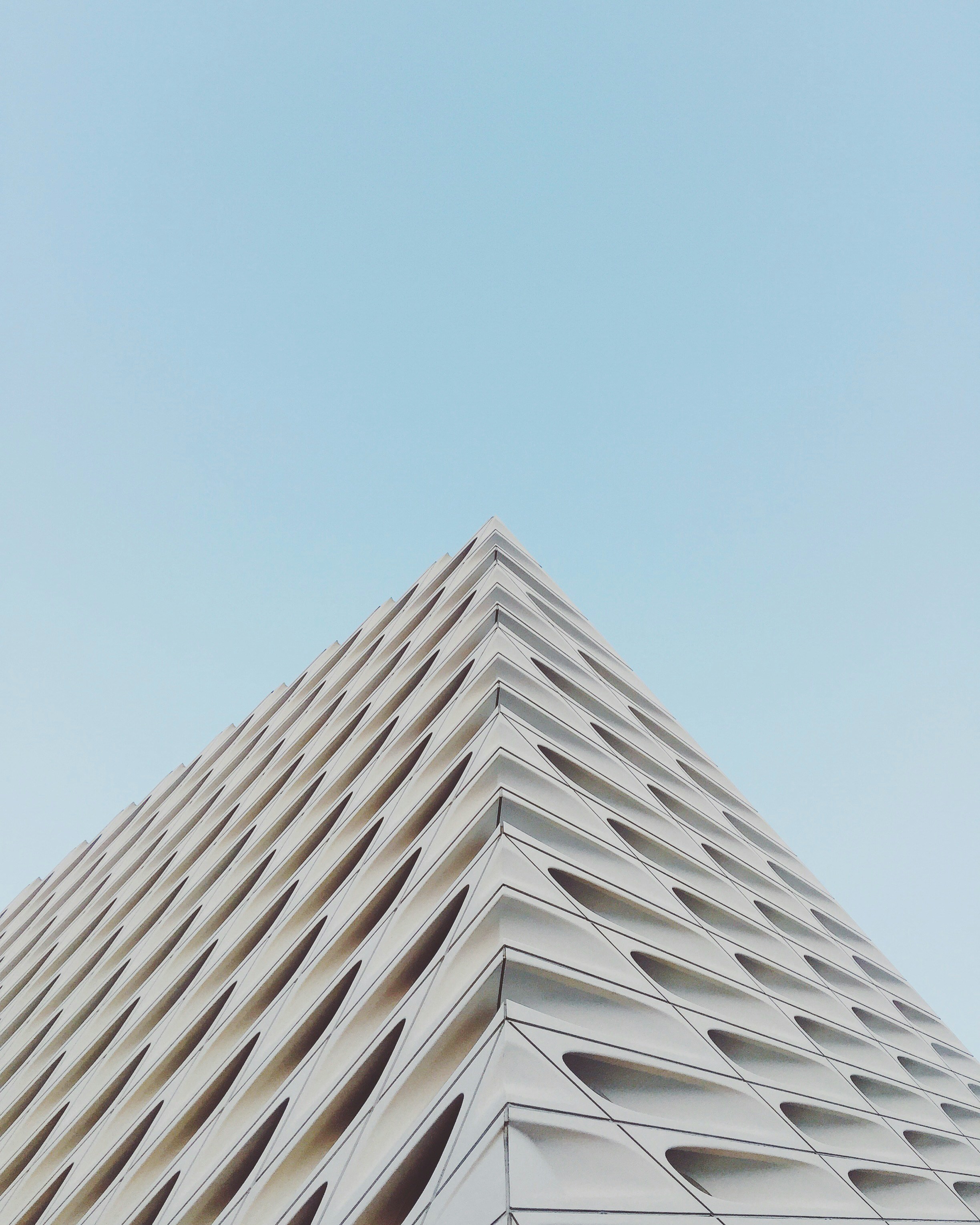 White high-rise building photo – Free Grey Image on Unsplash