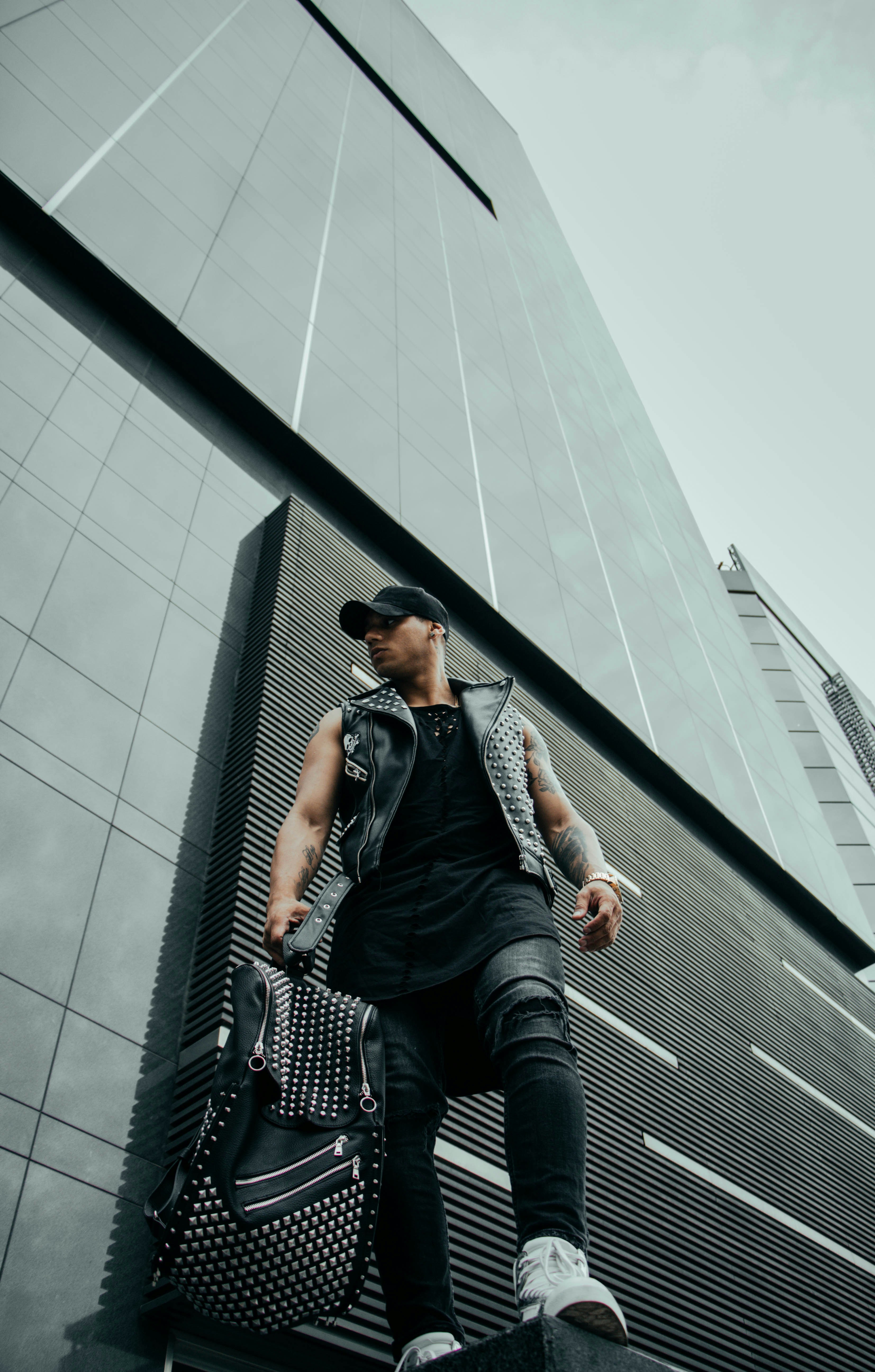 One Man Pictures | Download Free Images on Unsplash