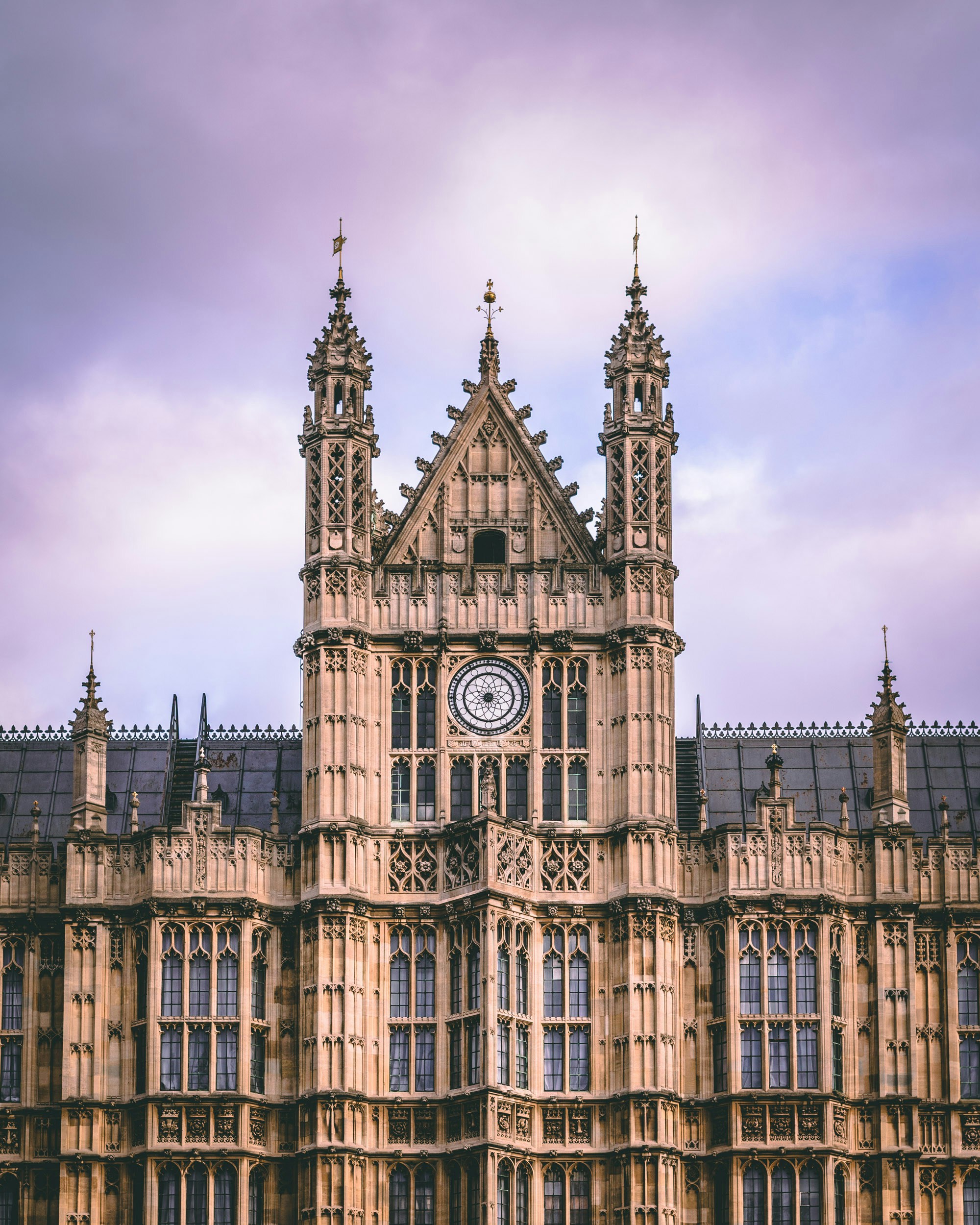 10 Oldest Buildings to visit in London - Discover Walks Blog