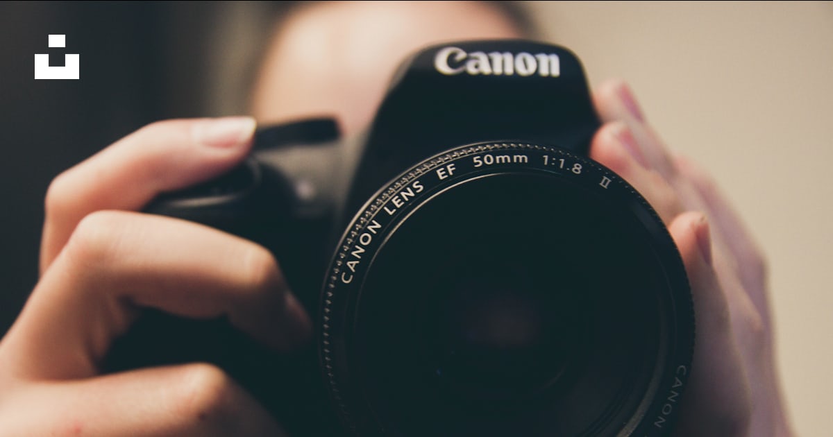 Canon Dslr 카메라를 사용하여 사진을 찍는 사람의 얕은 초점 사진 사진 Unsplash의 무료 사진 이미지