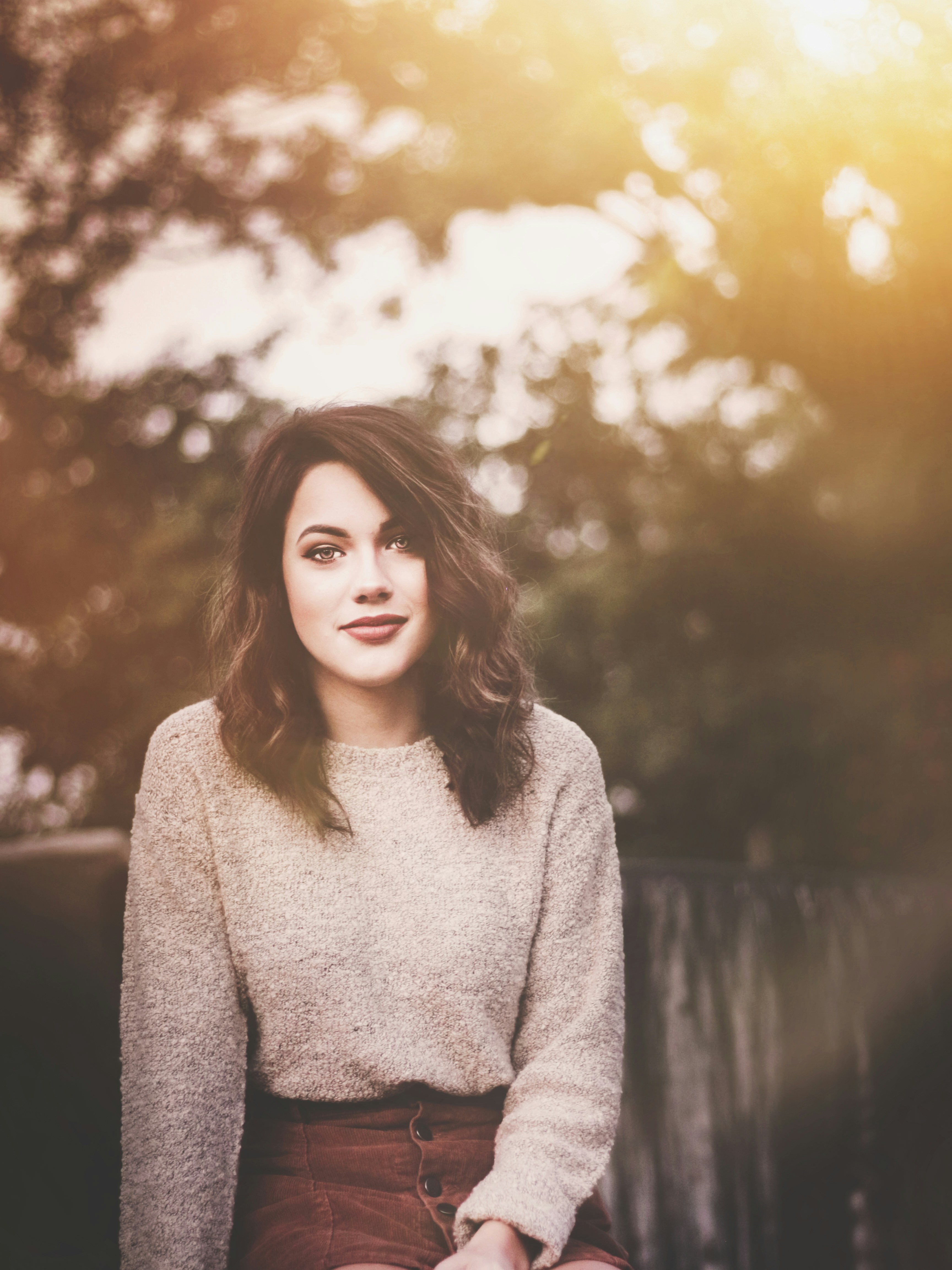 Selective focus photography of gray crew-neck sweatshirt photo – Free ...