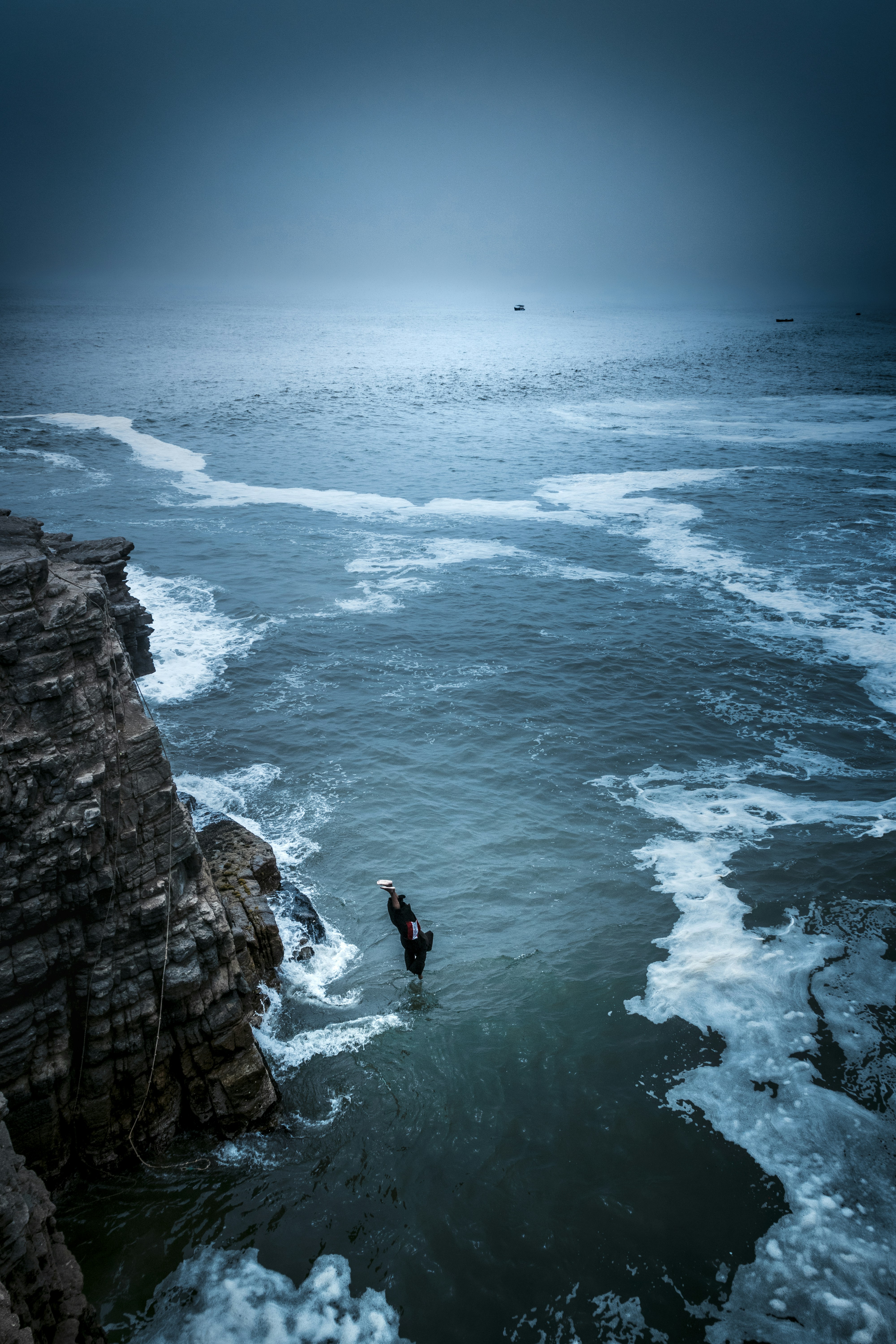 Cliff Jump Pictures | Download Free Images on Unsplash
