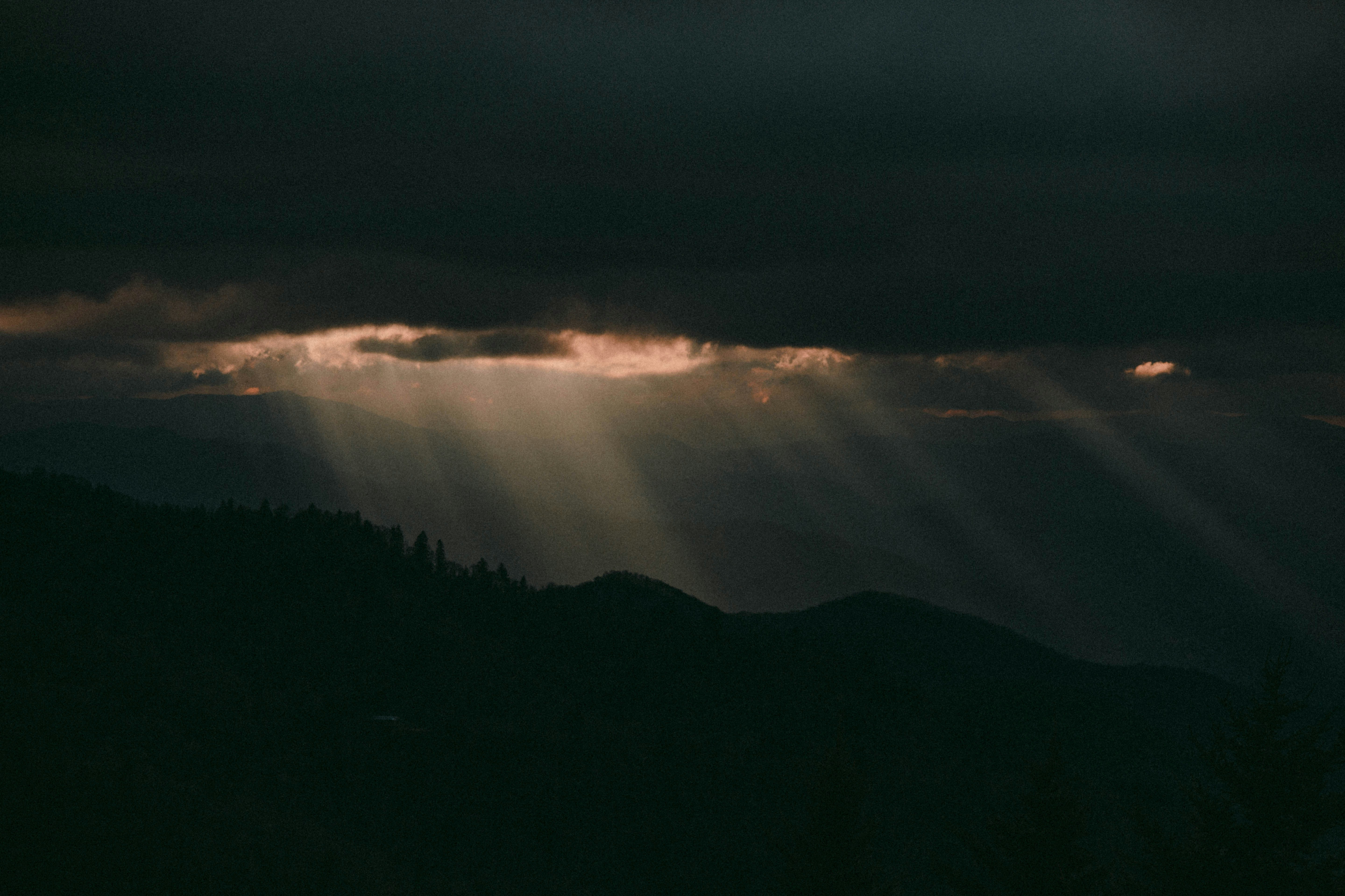 Sunray through clouds photo – Free United states Image on Unsplash