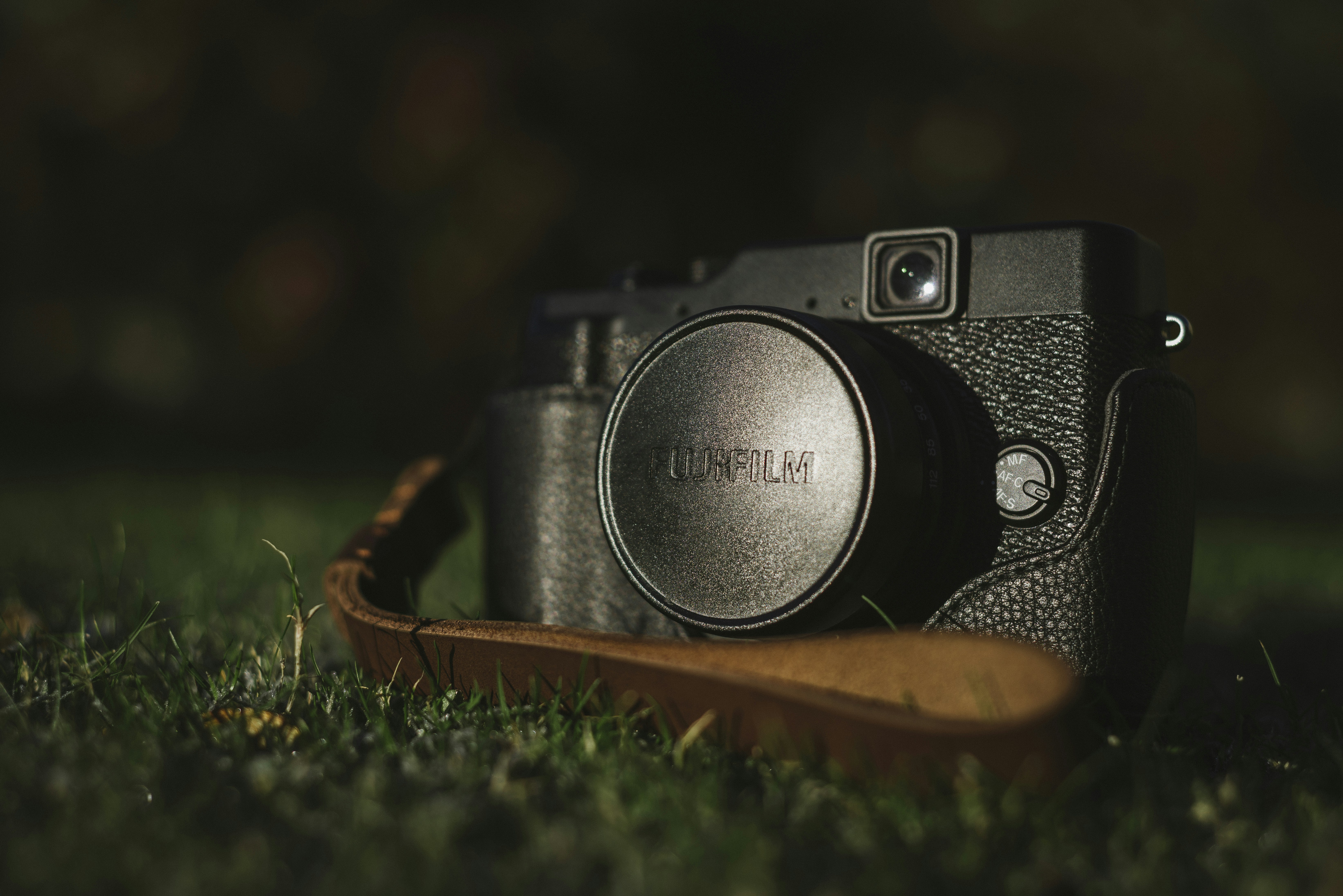 Black Fujifilm DSLR camera photo – Free Camera Image on Unsplash
