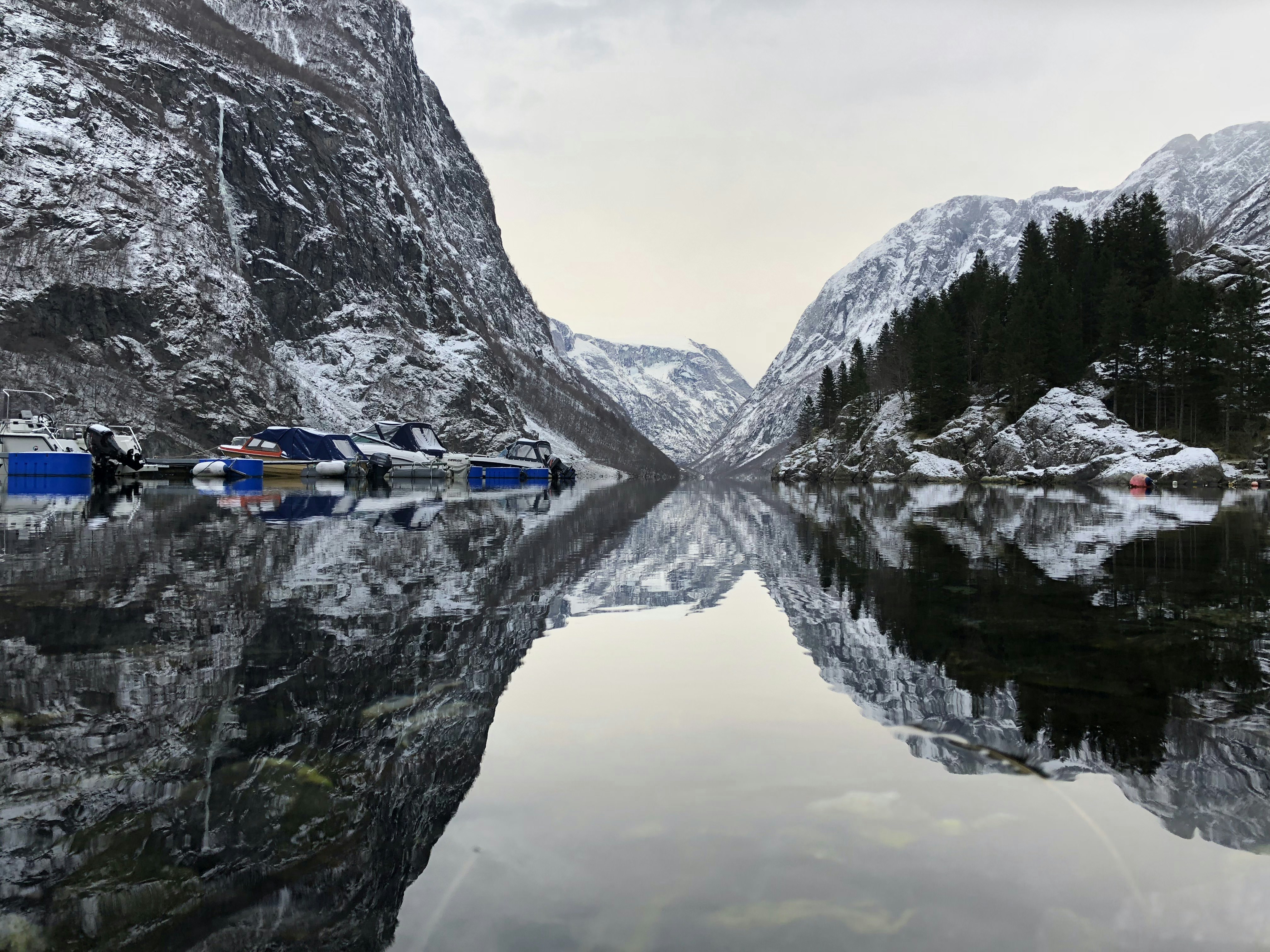 Cold water | 22 best free cold, ice, snow and outdoor photos on Unsplash