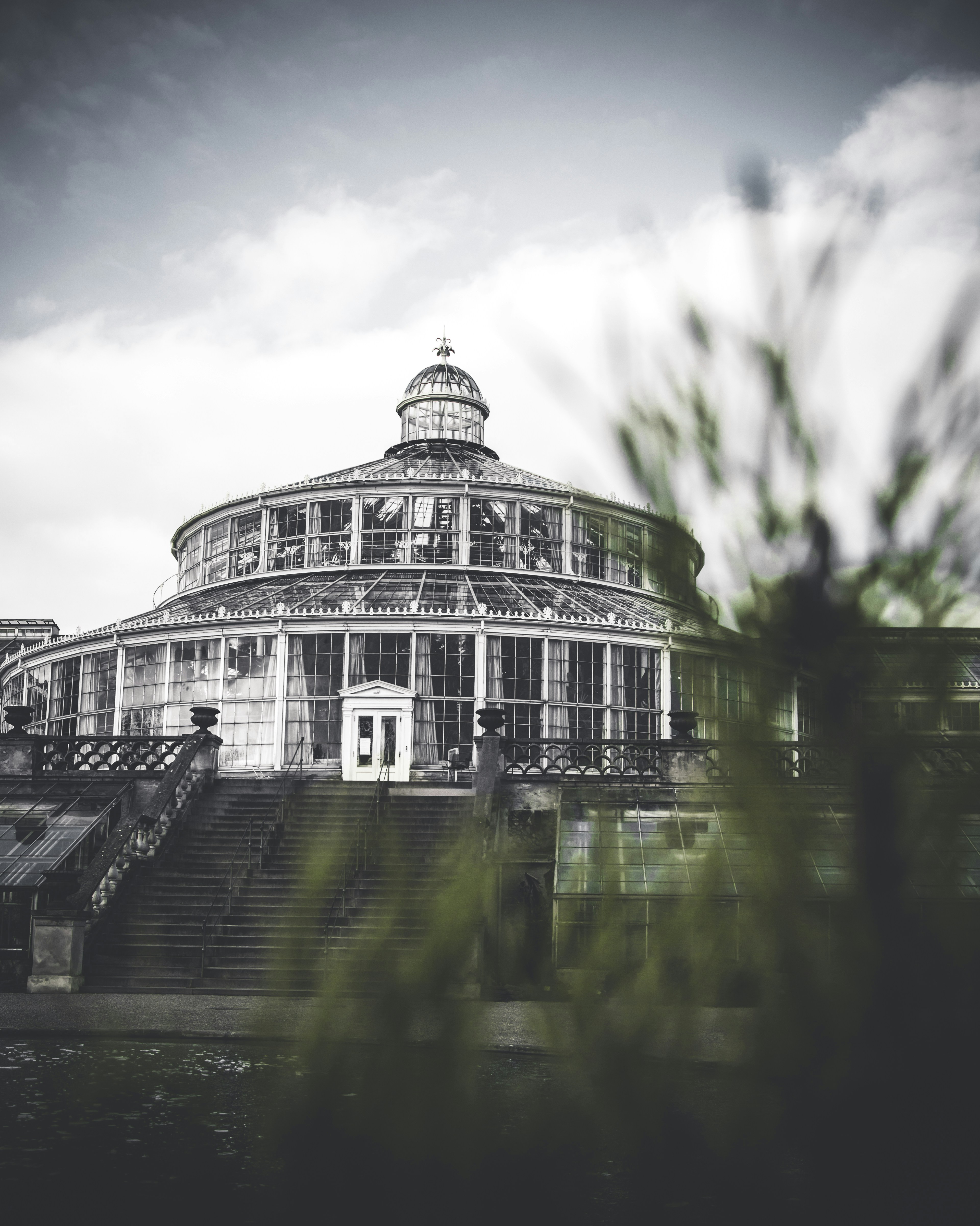 White dome building photo – Free Botanical garden Image on Unsplash