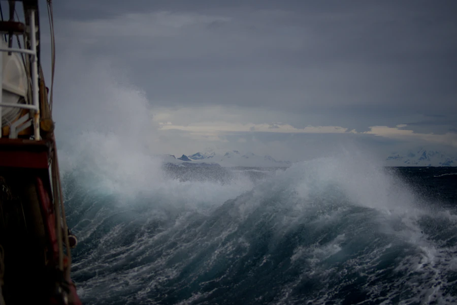 One of the calmer days in the furious fifties | huge wave at daytime