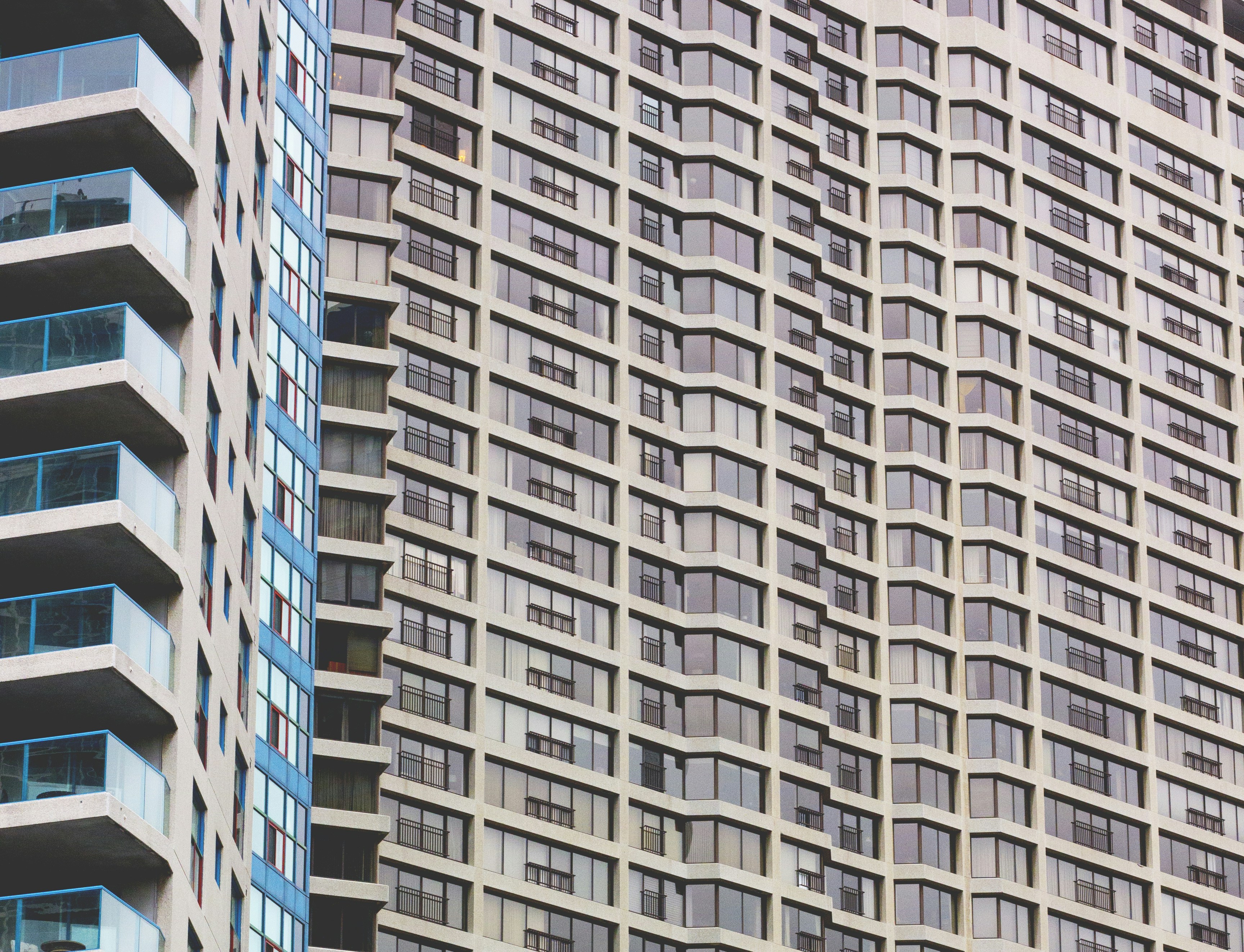 Beige high-rise building photo – Free Toronto Image on Unsplash