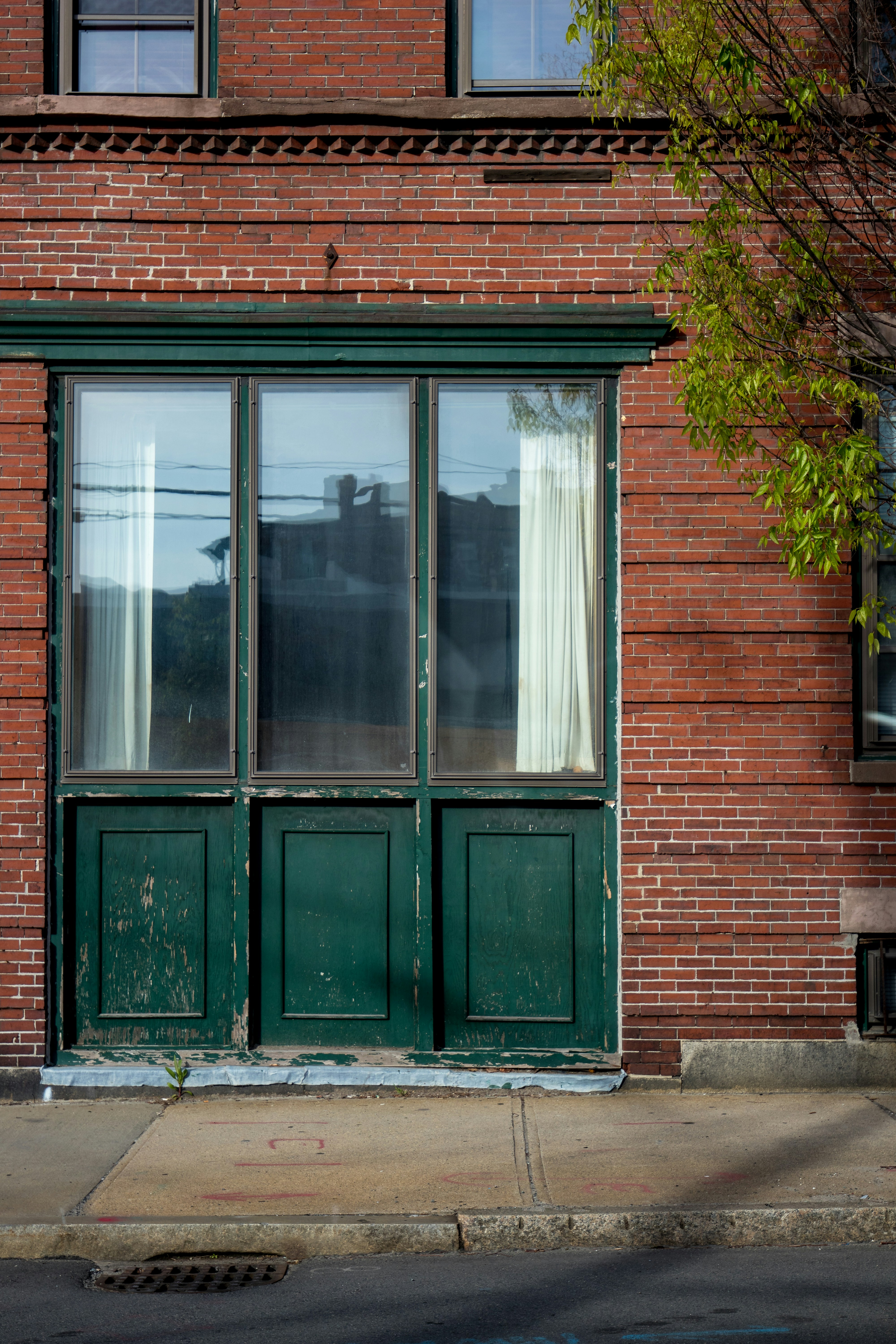 Closed glass window with brick wall photo – Free Brick Image on Unsplash