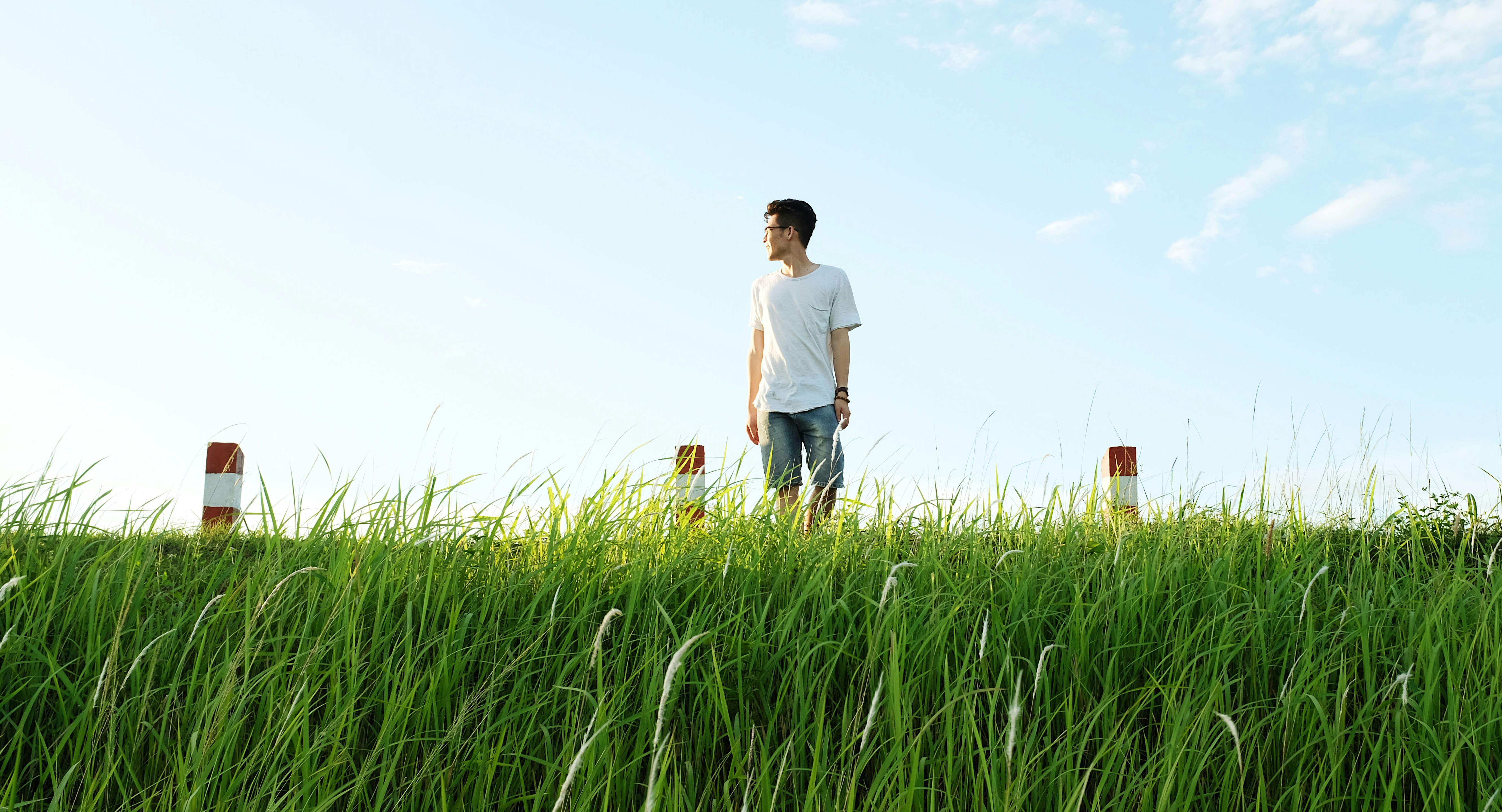 Man Walking Away Pictures | Download Free Images on Unsplash