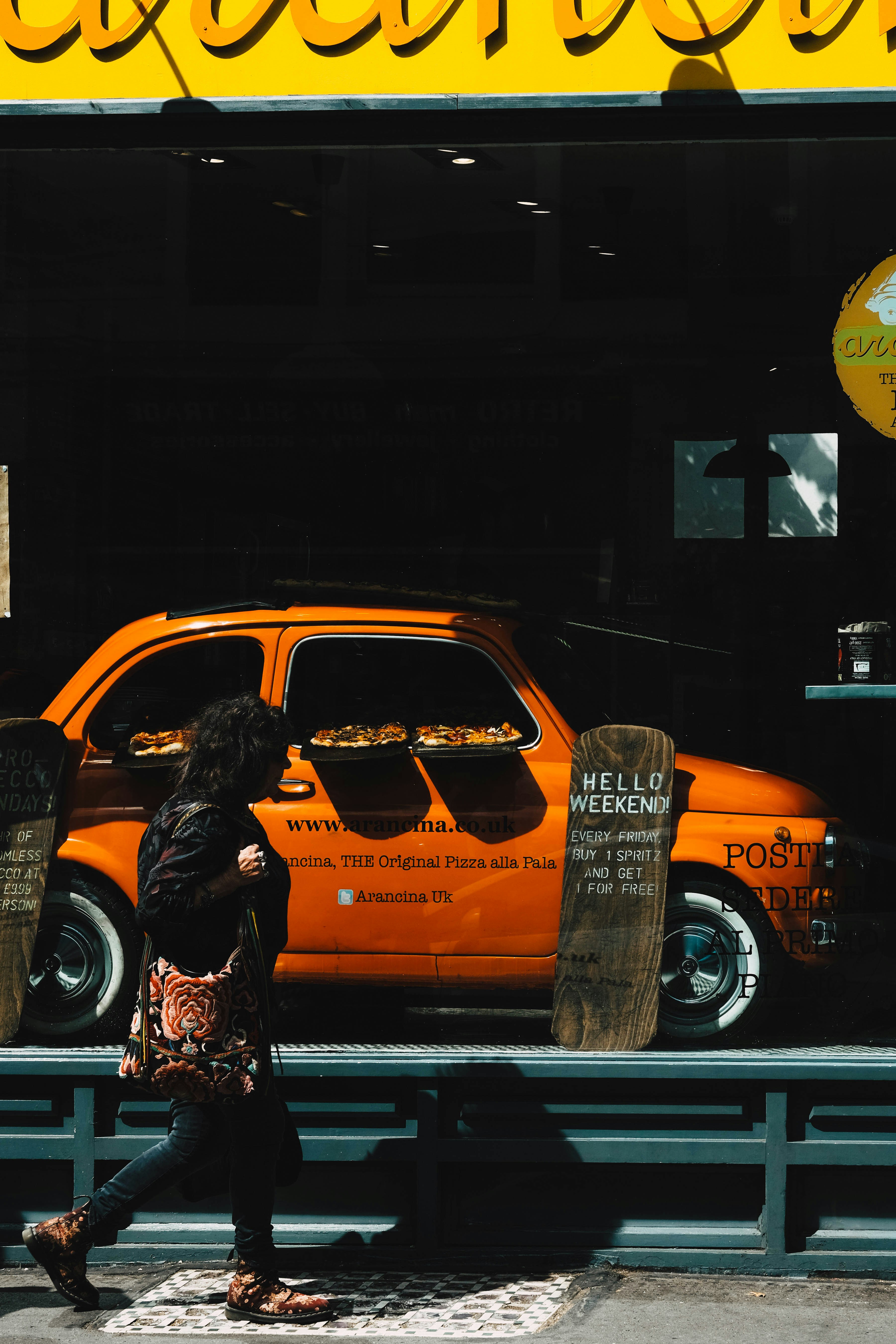 Woman wearing black jacker photo – Free United kingdom Image on Unsplash