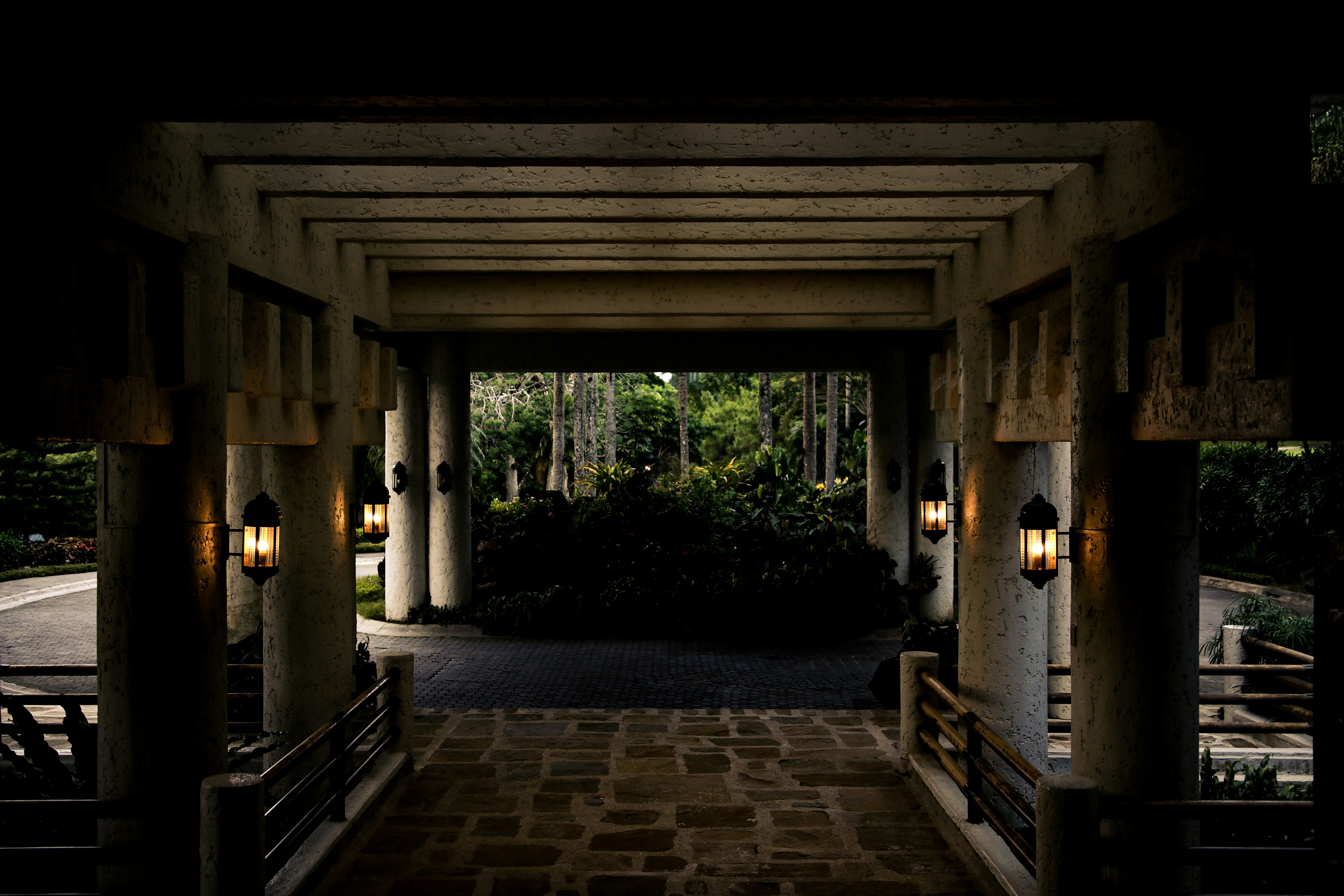 Gray concrete pillar photo – Free Tagaytay highlands Image on Unsplash