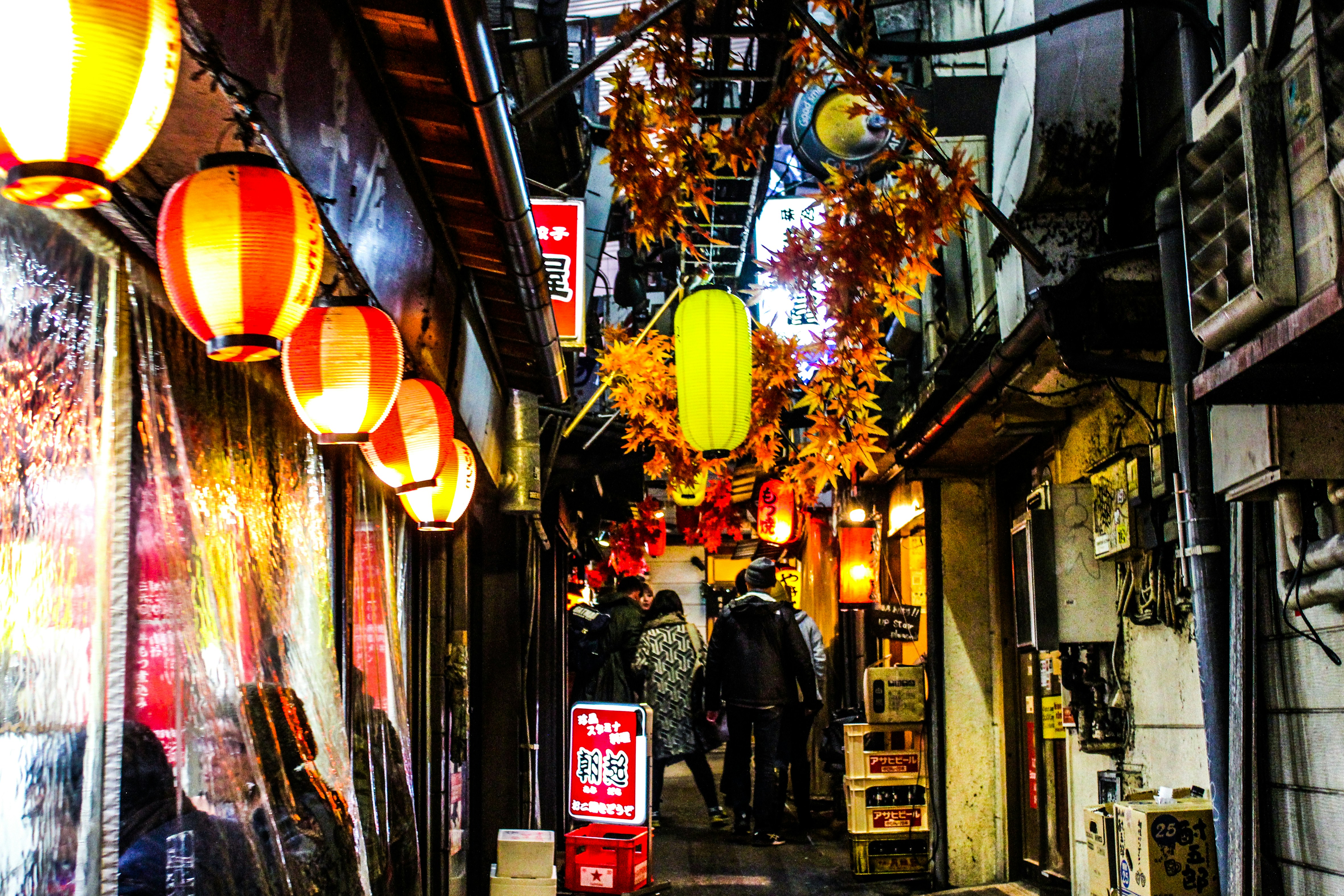 Stores and stalls at the alley photo – Free Alleyway Image on Unsplash