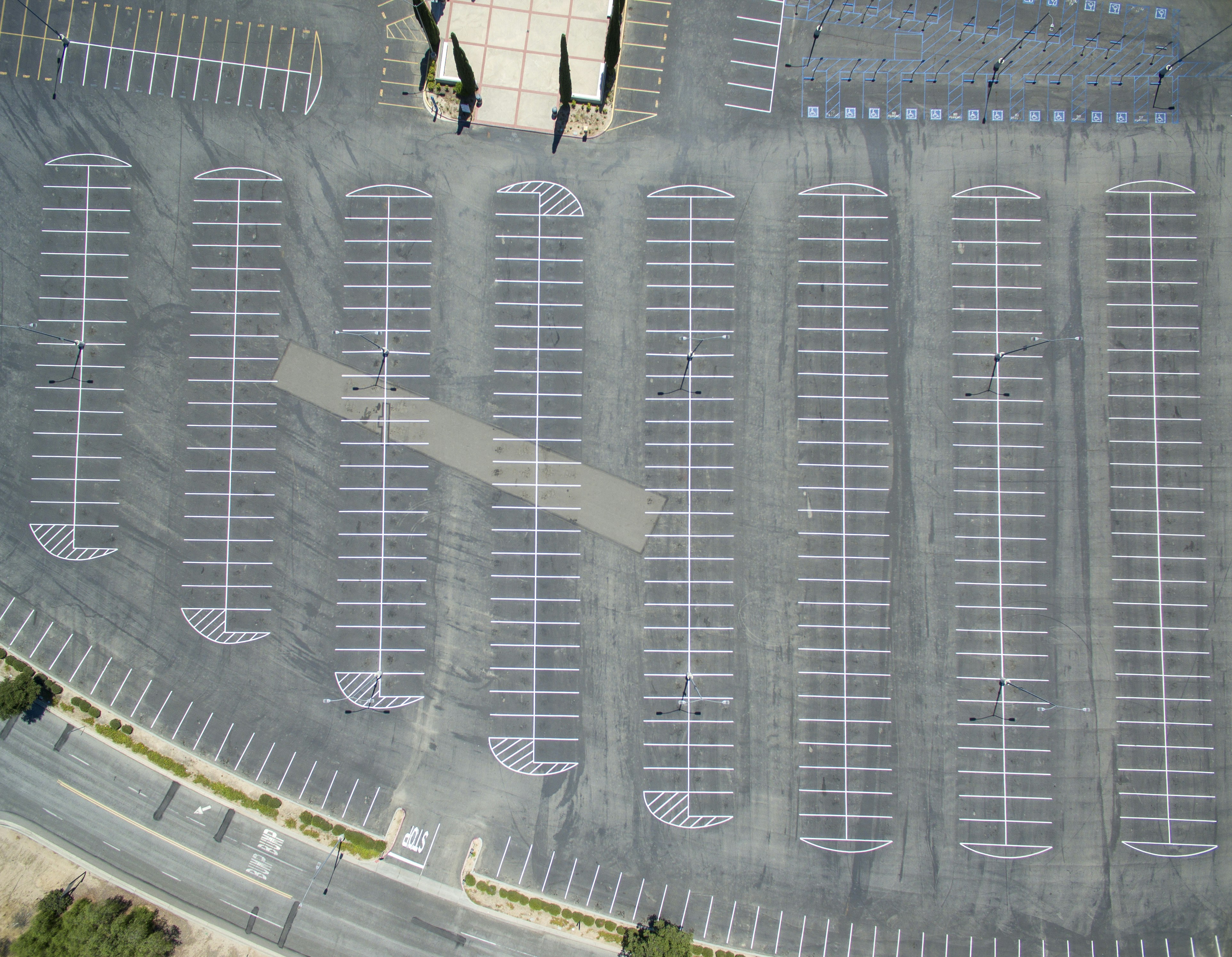 Aerial view of parking lot photo – Free Grey Image on Unsplash