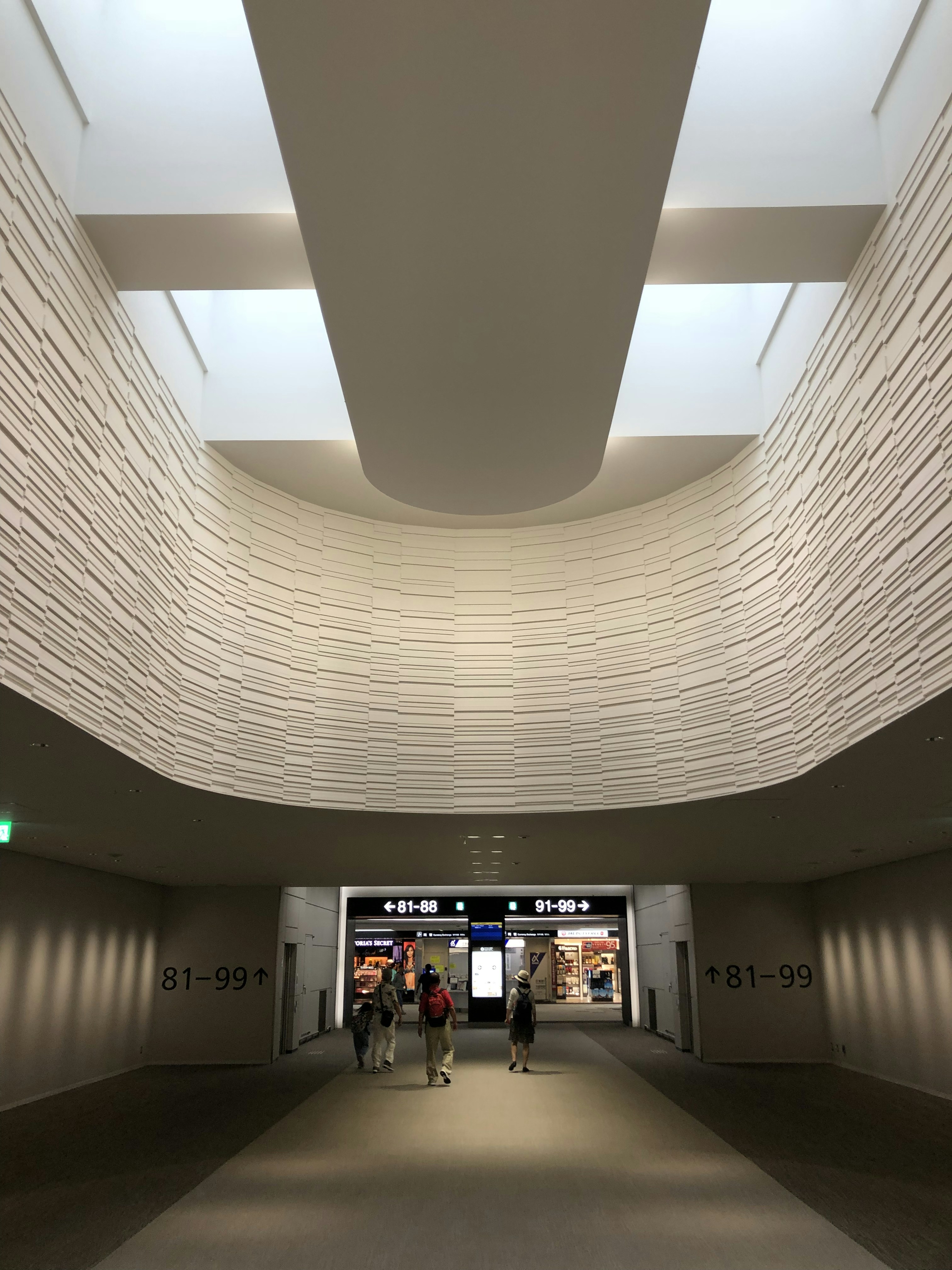 Interior design of an oblong drop ceiling photo – Free Building Image ...