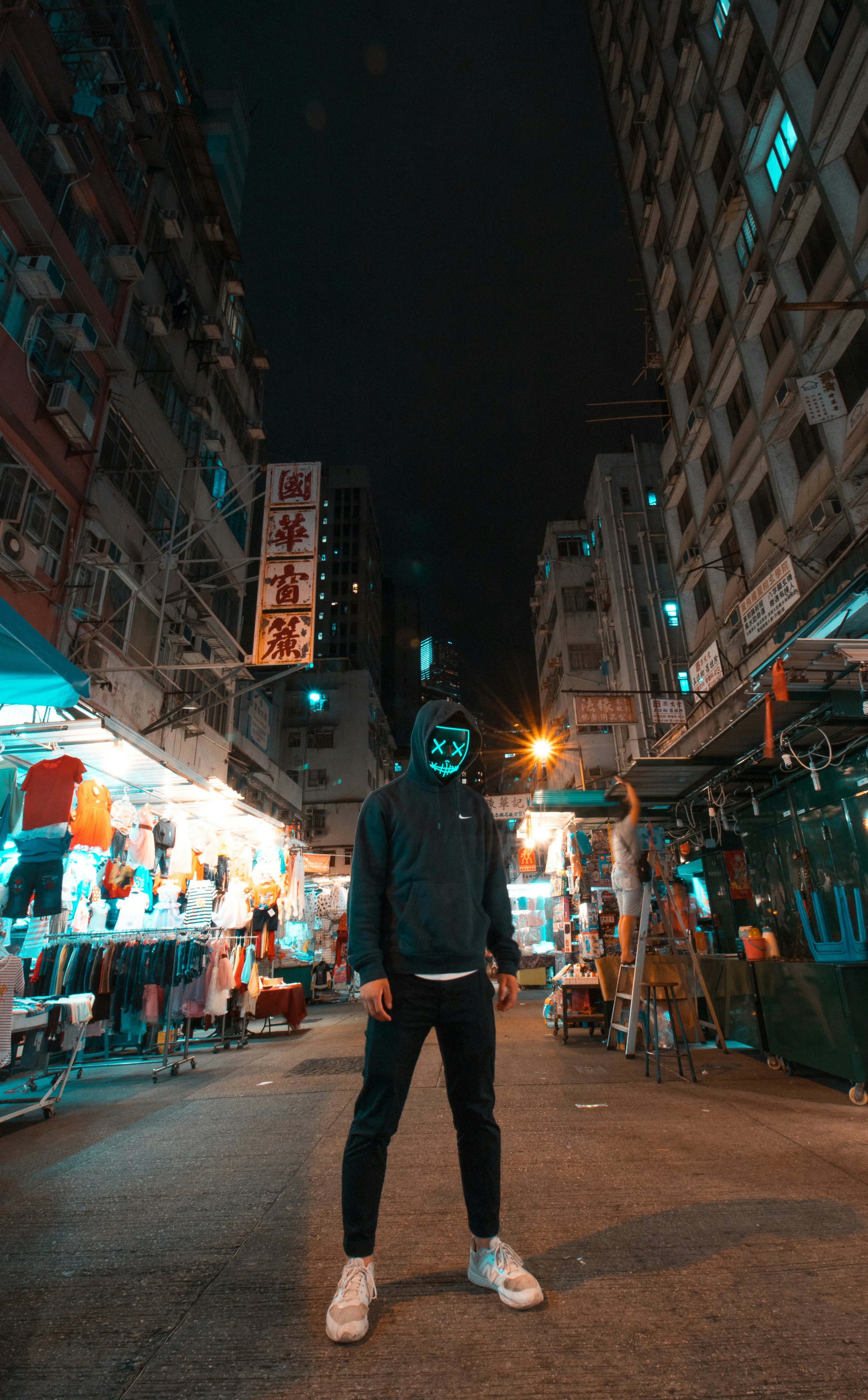 500+ Person Standing Pictures [HD] | Download Free Images on Unsplash