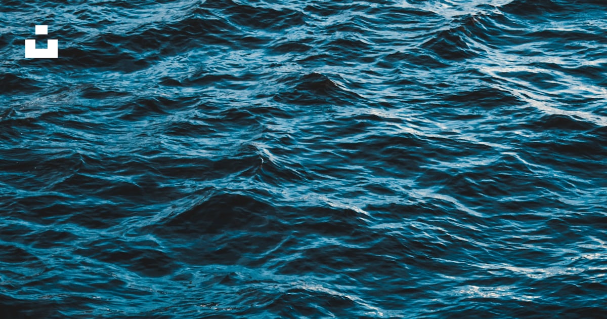 잔잔한 바다의 파도 사진 Unsplash의 무료 텍스처 이미지