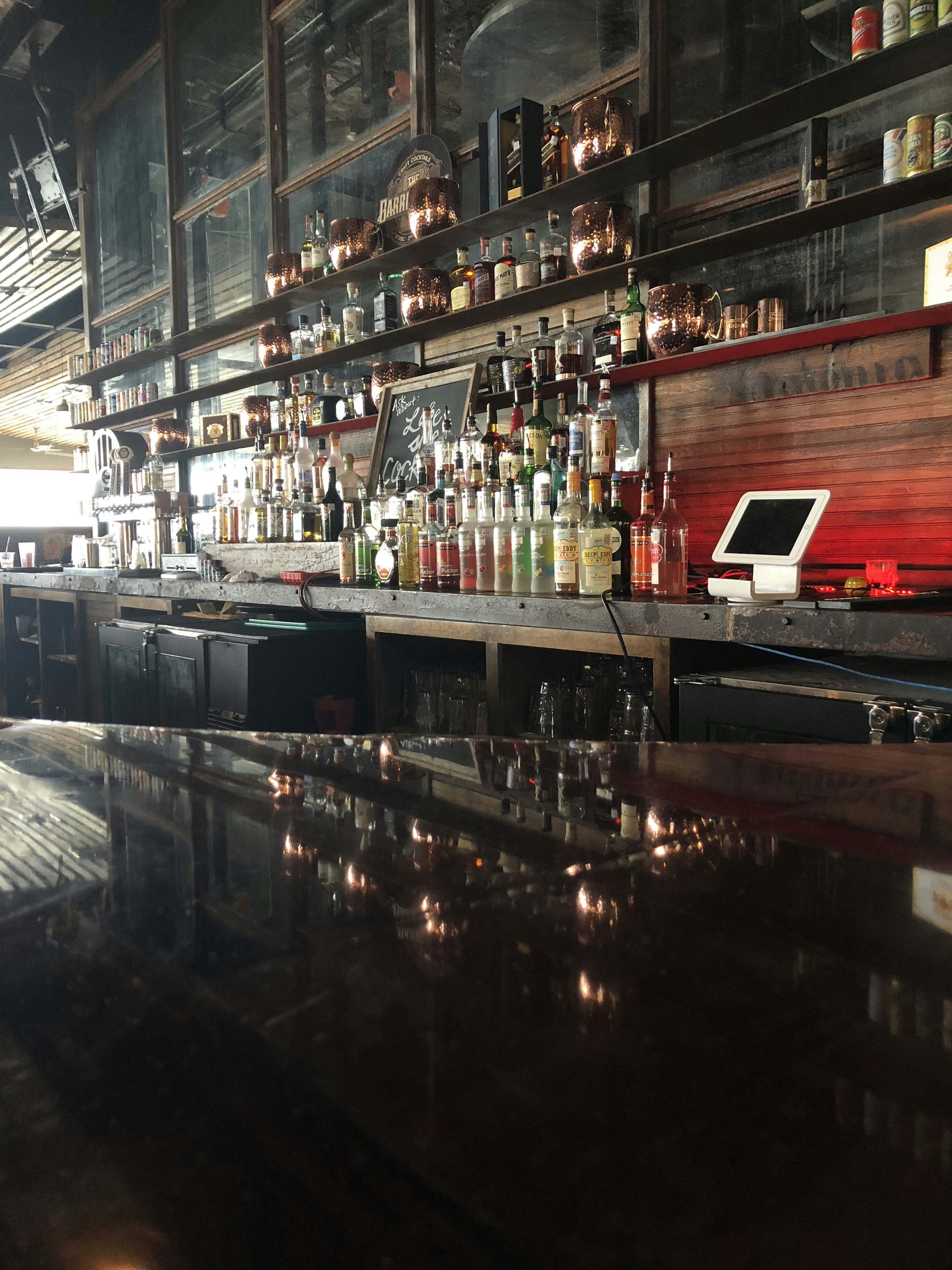 Définition de saloon | Dictionnaire français