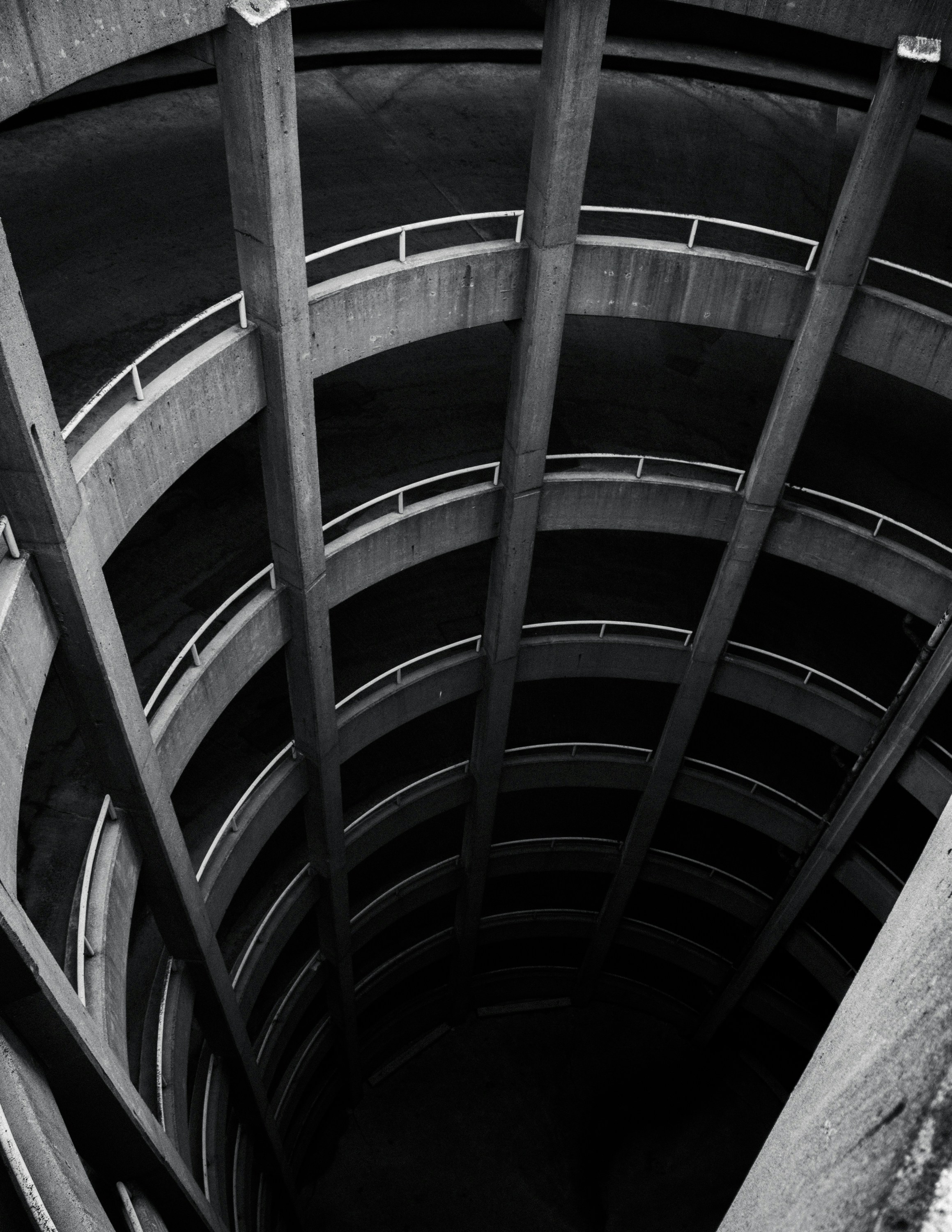 Gray concrete columns photo – Free St. louis Image on Unsplash