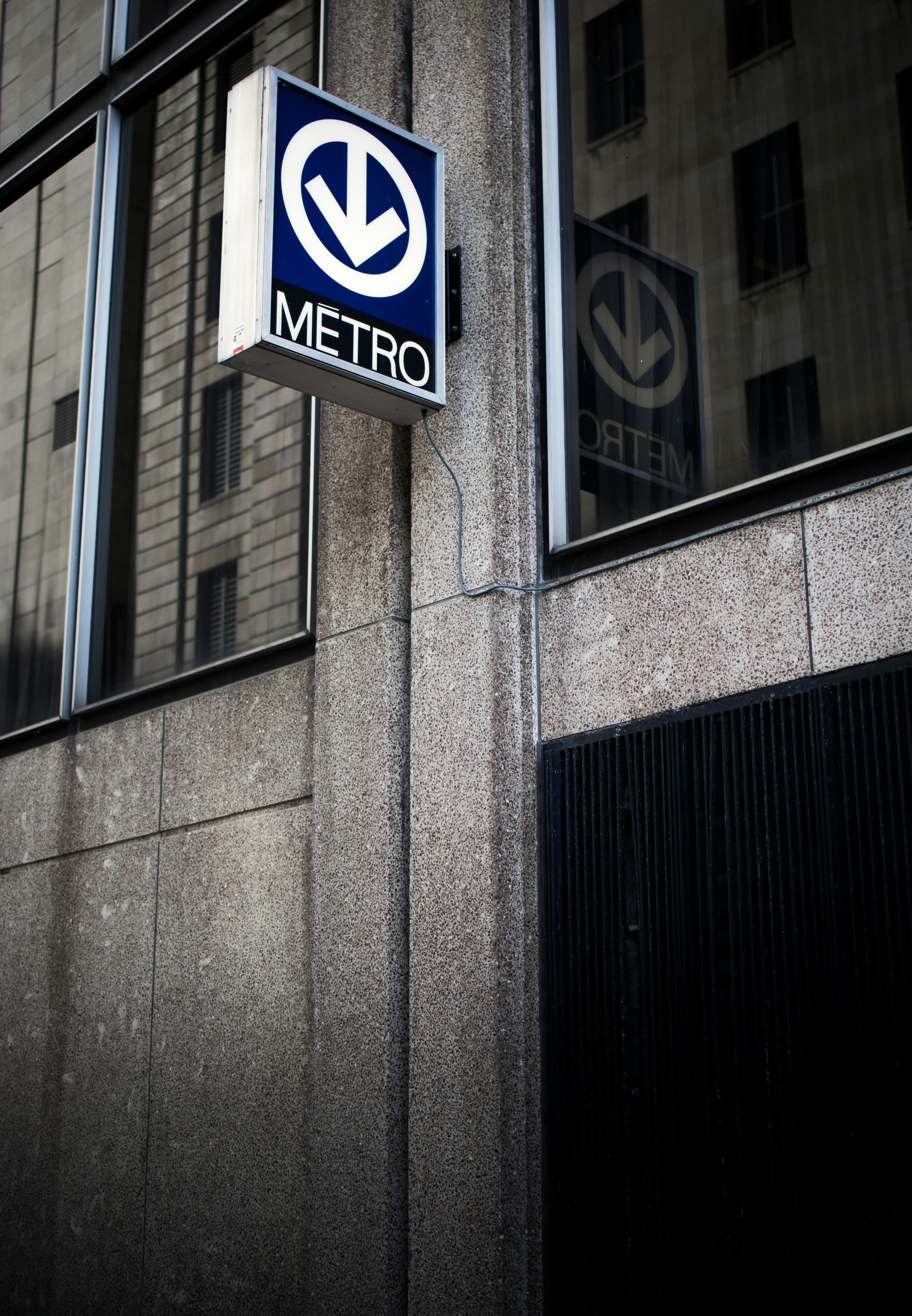 Blue and white Metro signage photo – Free Canada Image on Unsplash