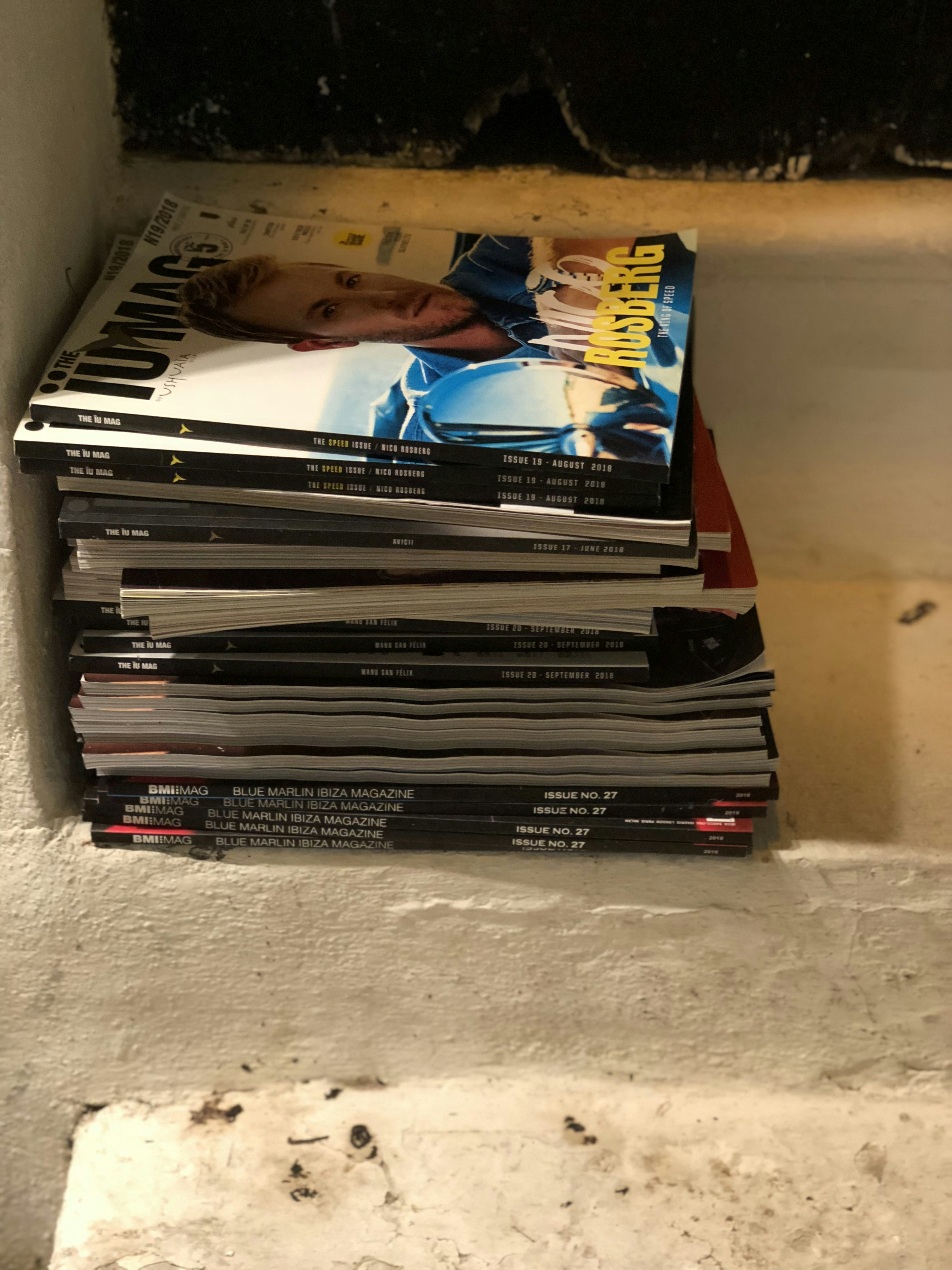 Magazine collection photo – Free Spain Image on Unsplash