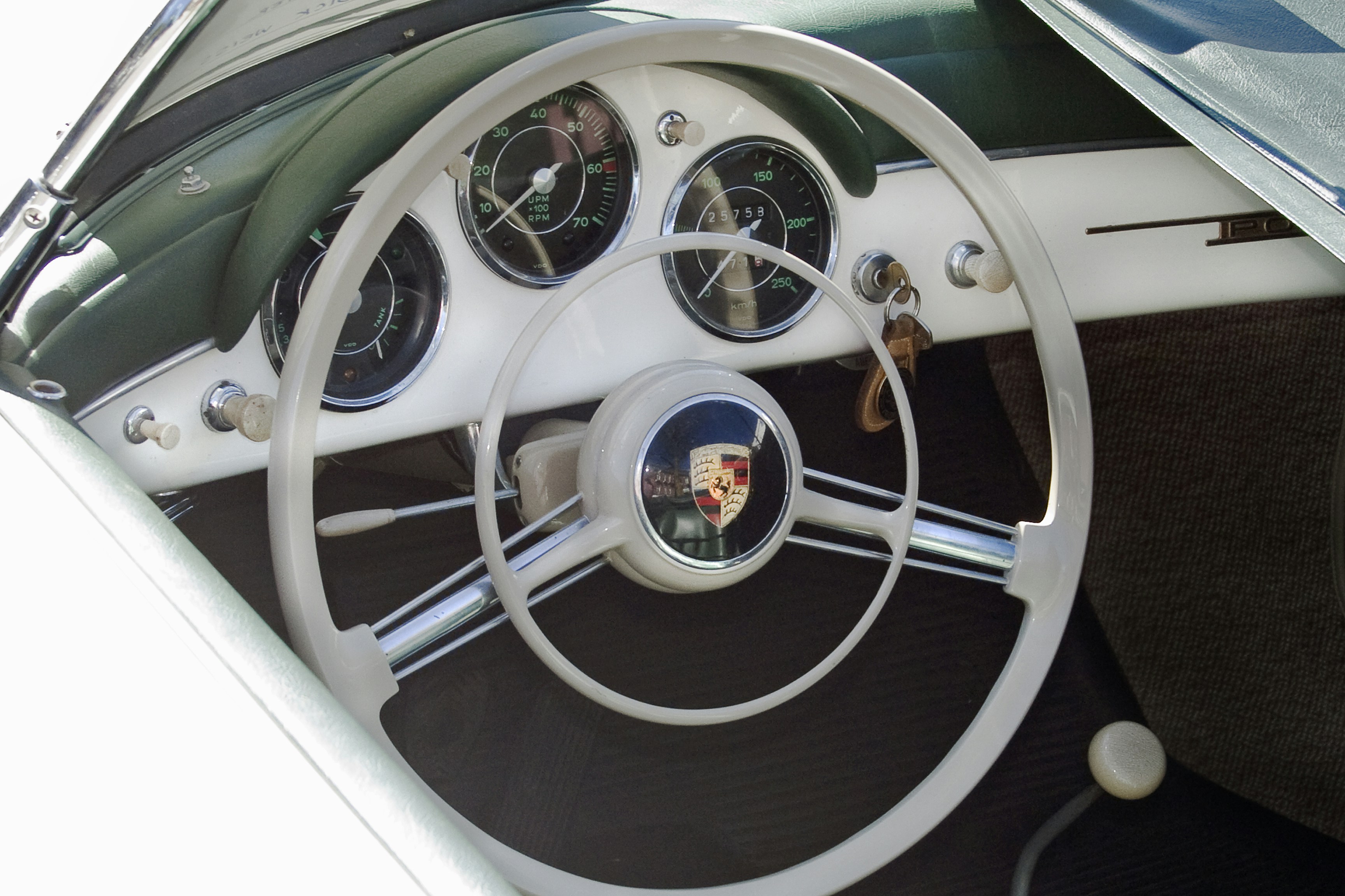 Vintage Elegance: The Timeless Porsche Cockpit