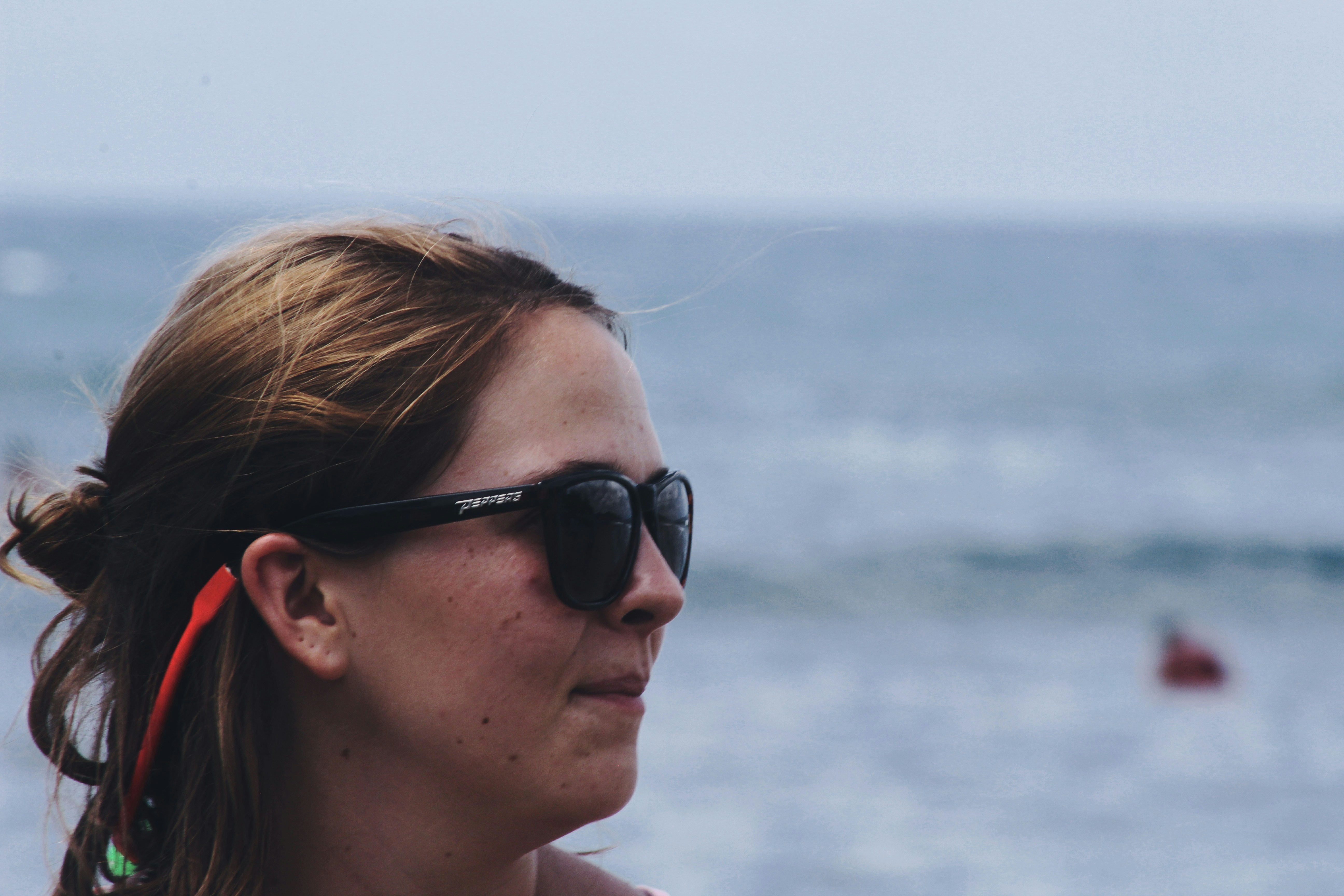 Woman facing sideways photo – Free Human Image on Unsplash