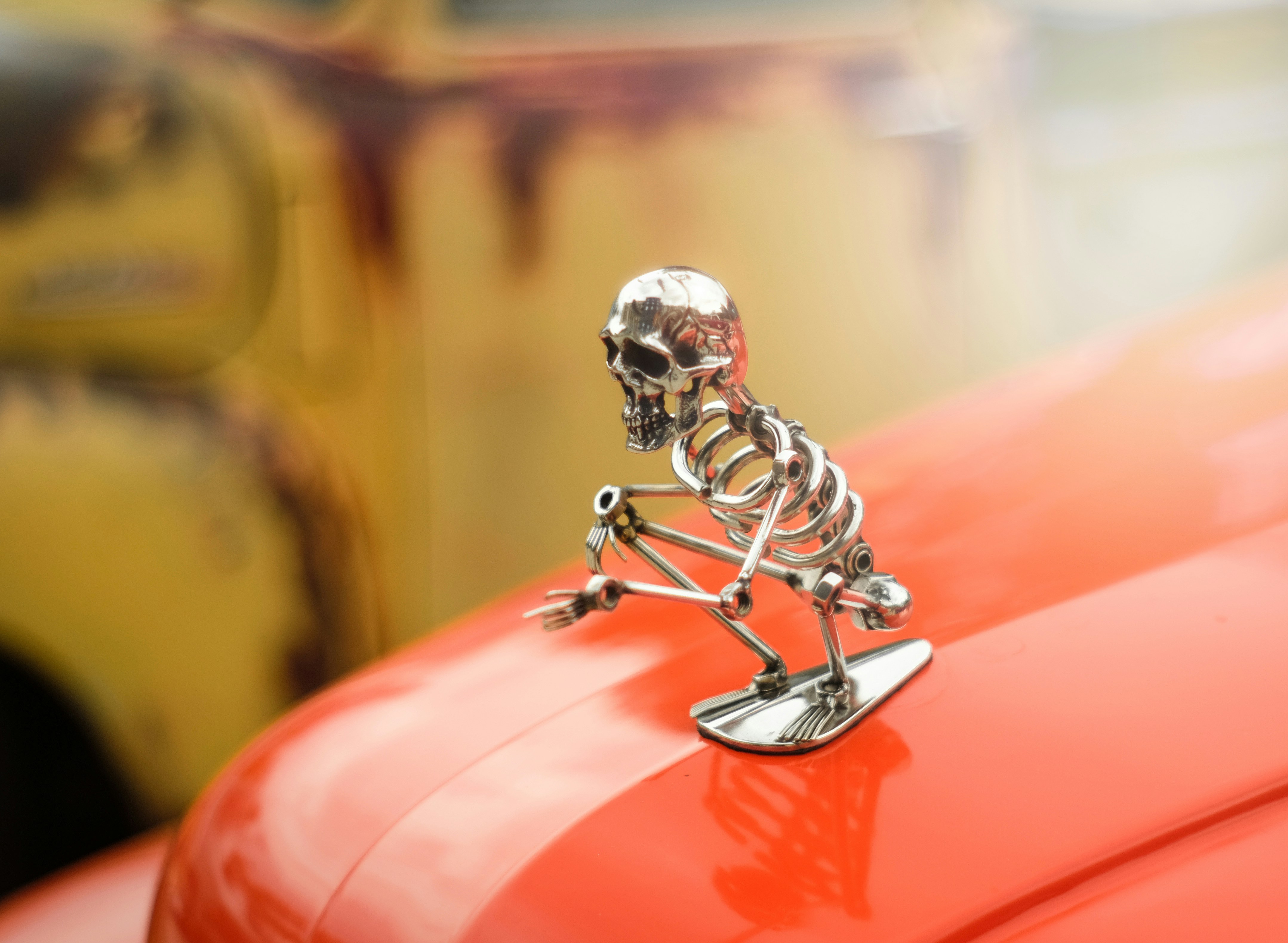 Silver-colored skull figurine photo – Free Human Image on Unsplash