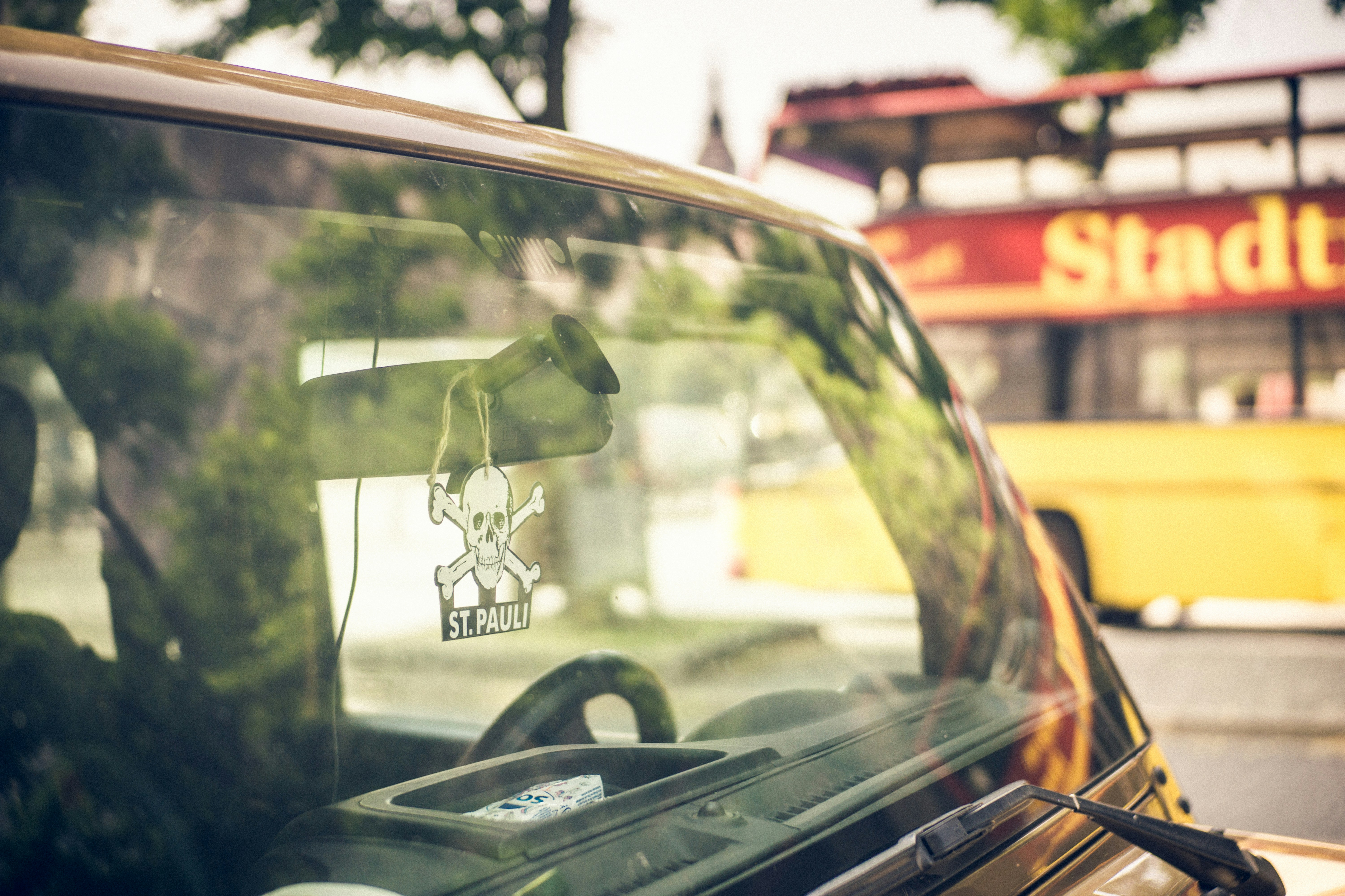 A car that has a sticker on it photo – Free Car Image on Unsplash