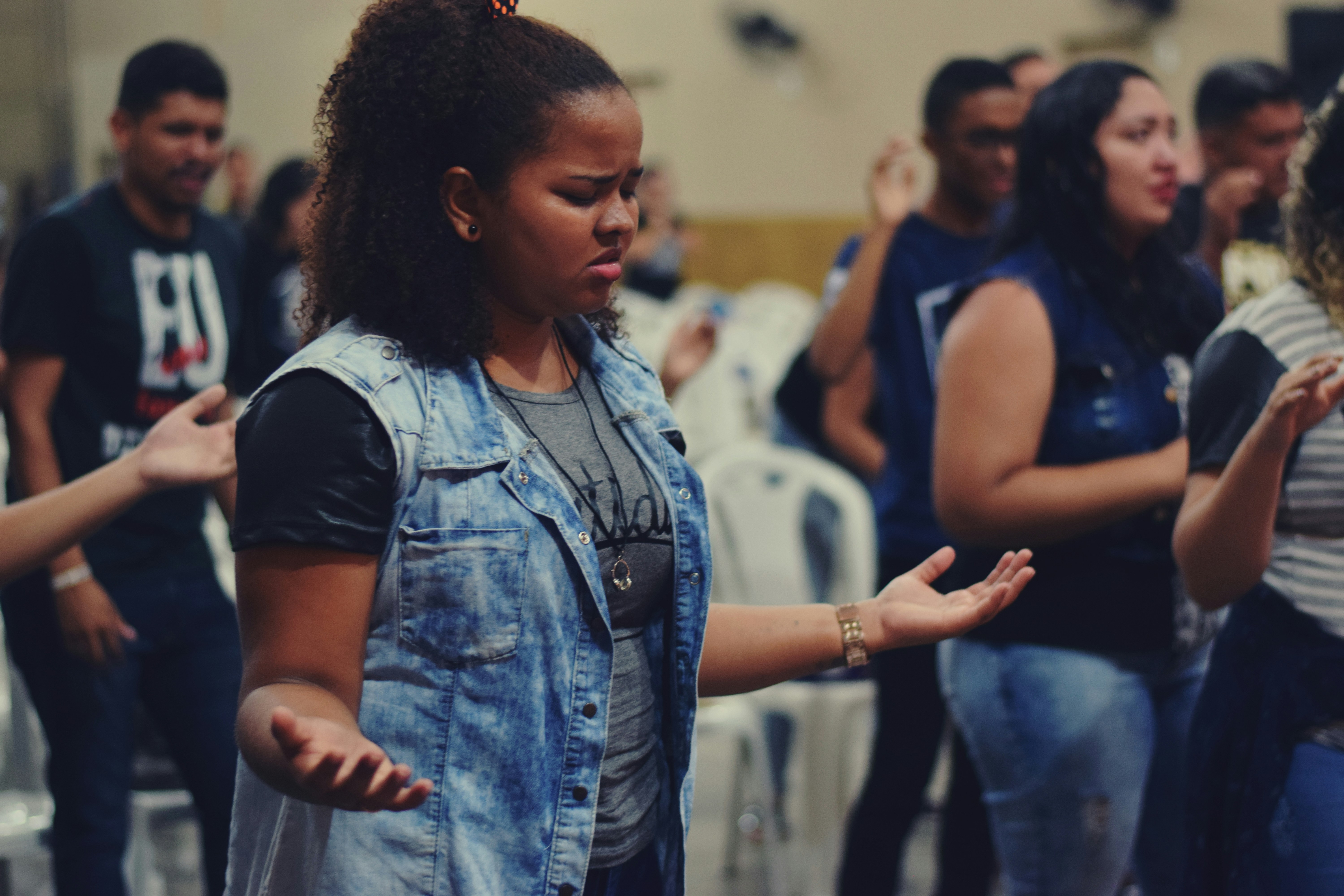 People raising hands inside room photo – Free Human Image on Unsplash