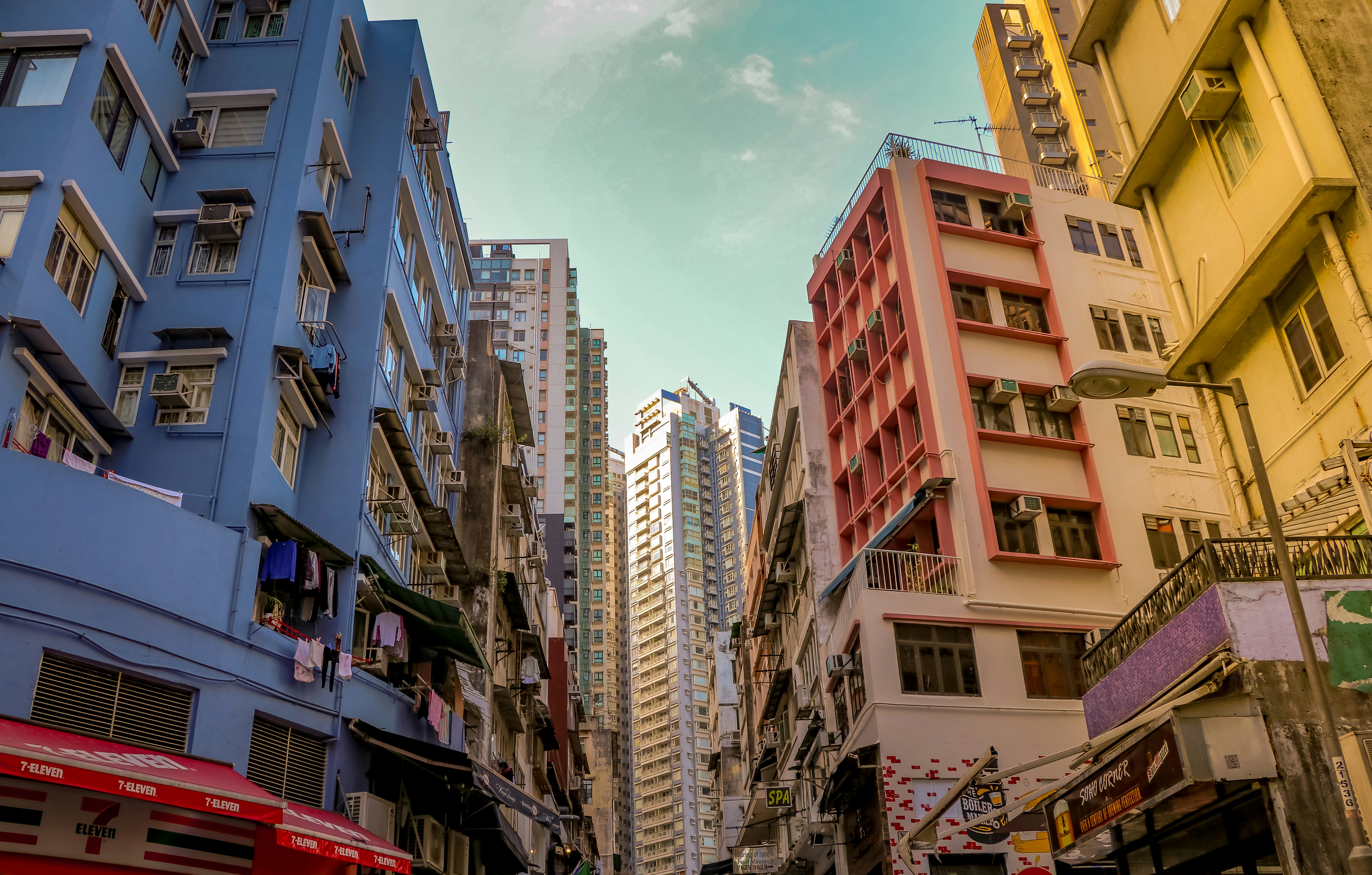 Fotografía de contrapicado de edificios foto – Imagen de Hong Kong ...
