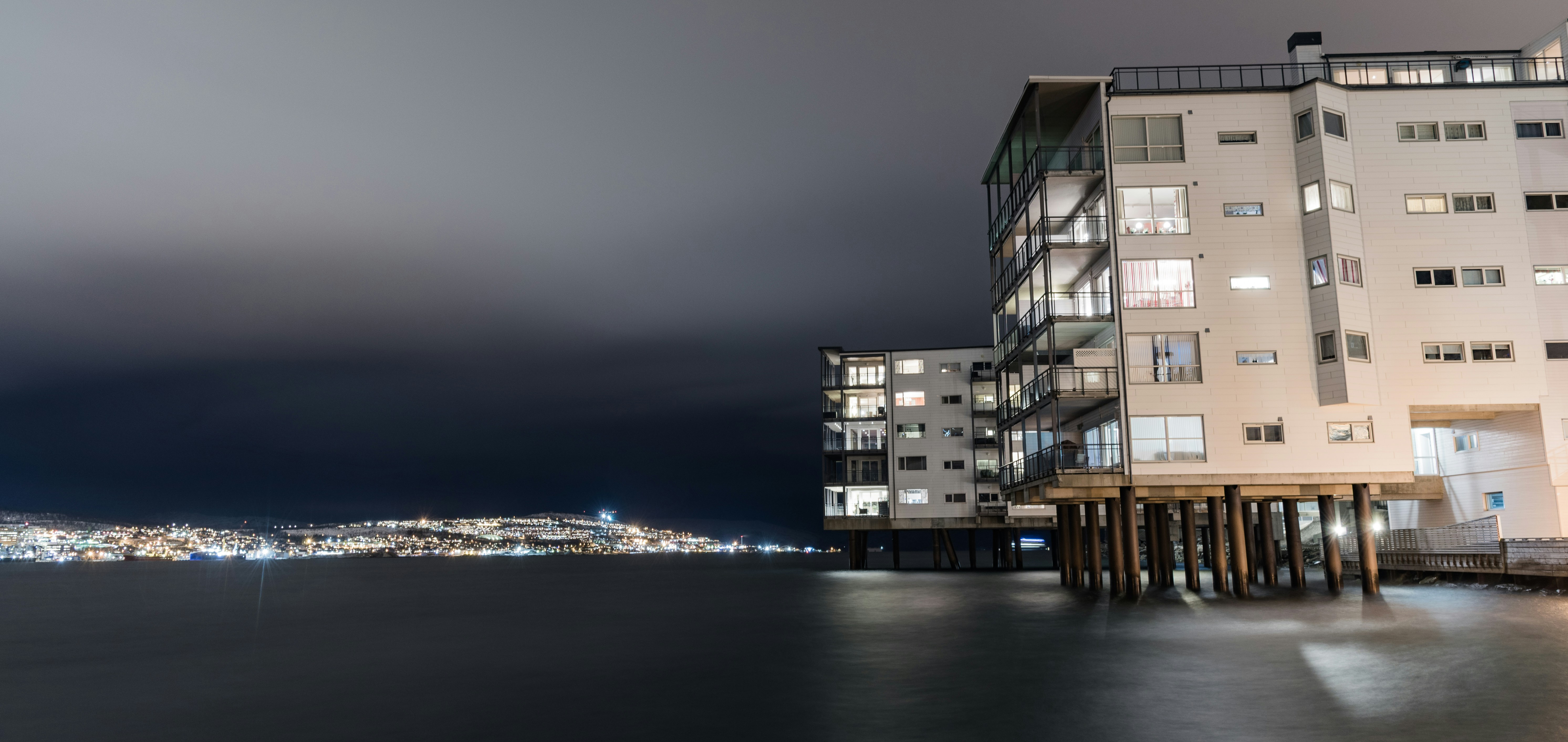 White concrete 5-storey building photo – Free Tomasjordnes 75 Image on ...